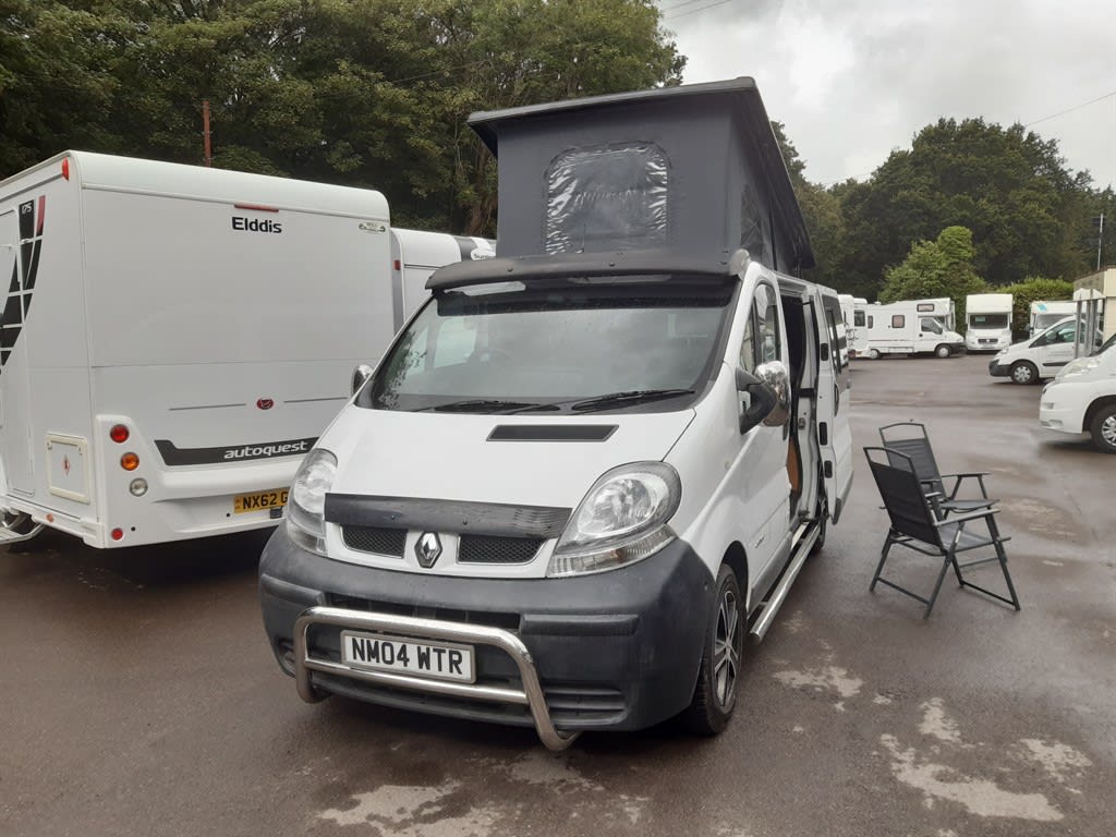 2004 Renault Trafic White