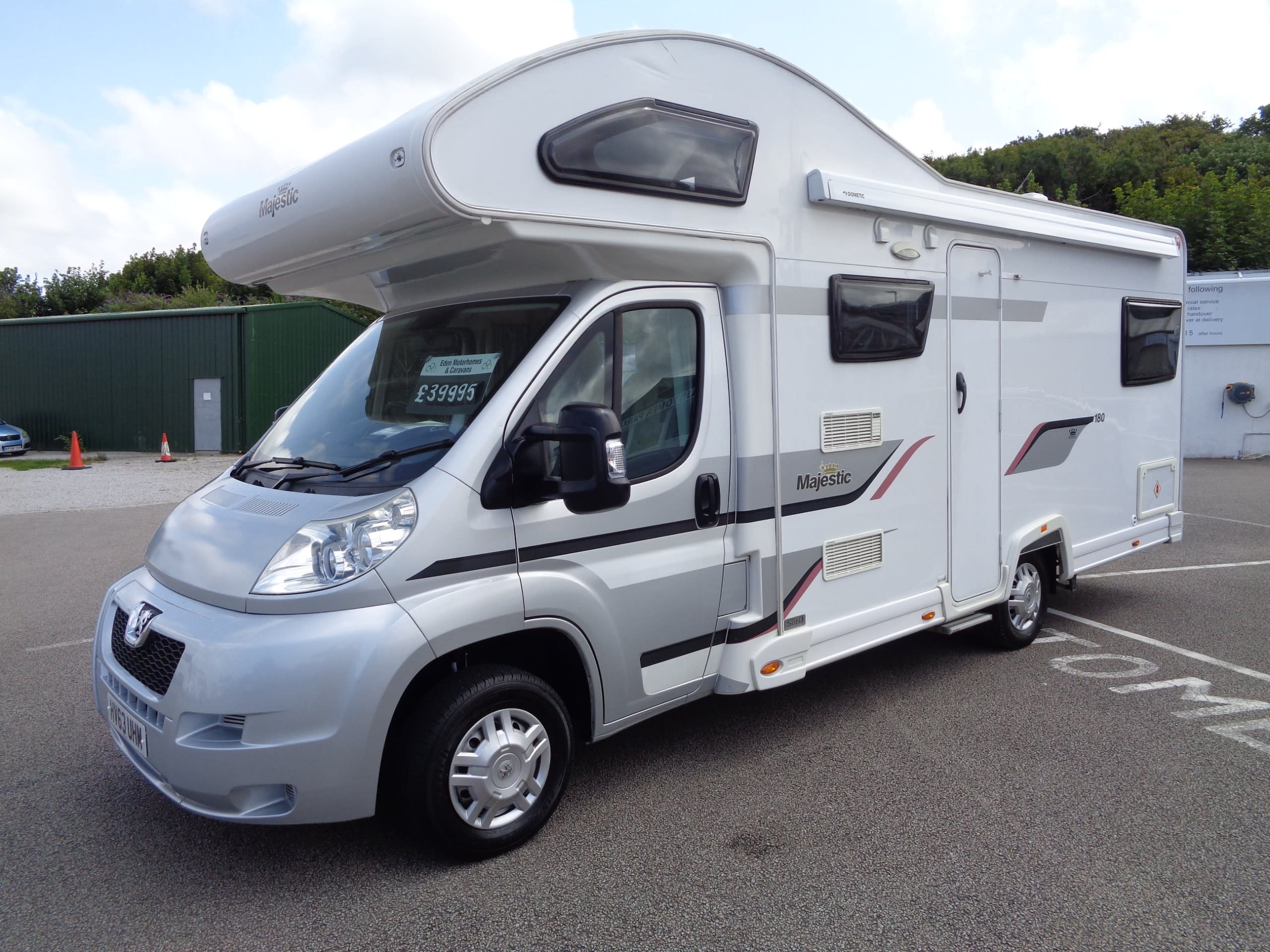 2014 Elddis Majestic 180 White