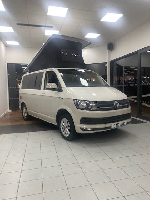 2017 Volkswagen Transporter White