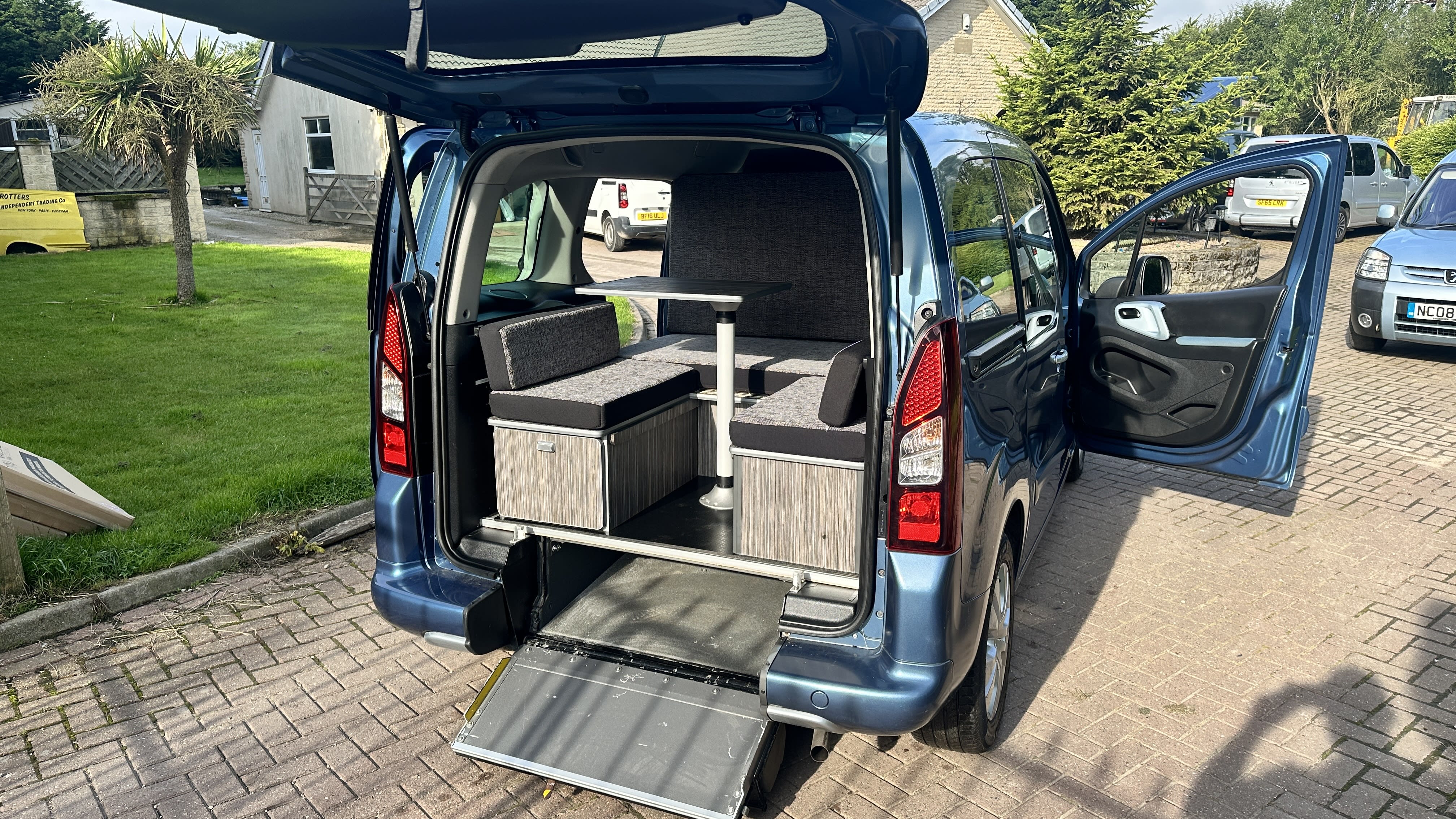 2015 Citroen Berlingo Boot Jump Conversion