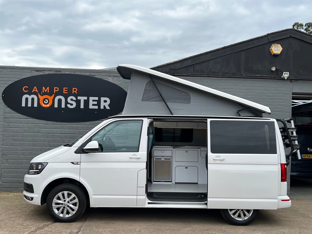 2017 Volkswagen Transporter White