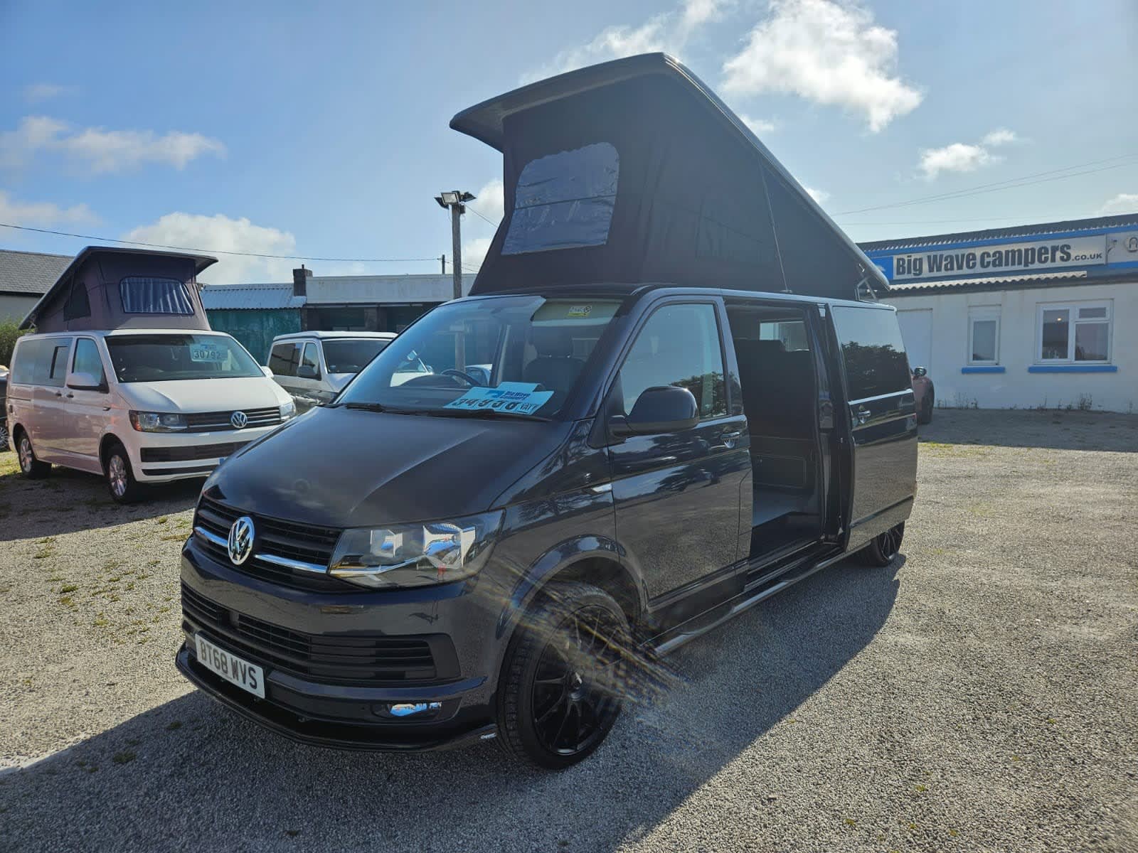 2018 Volkswagen Transporter Blue