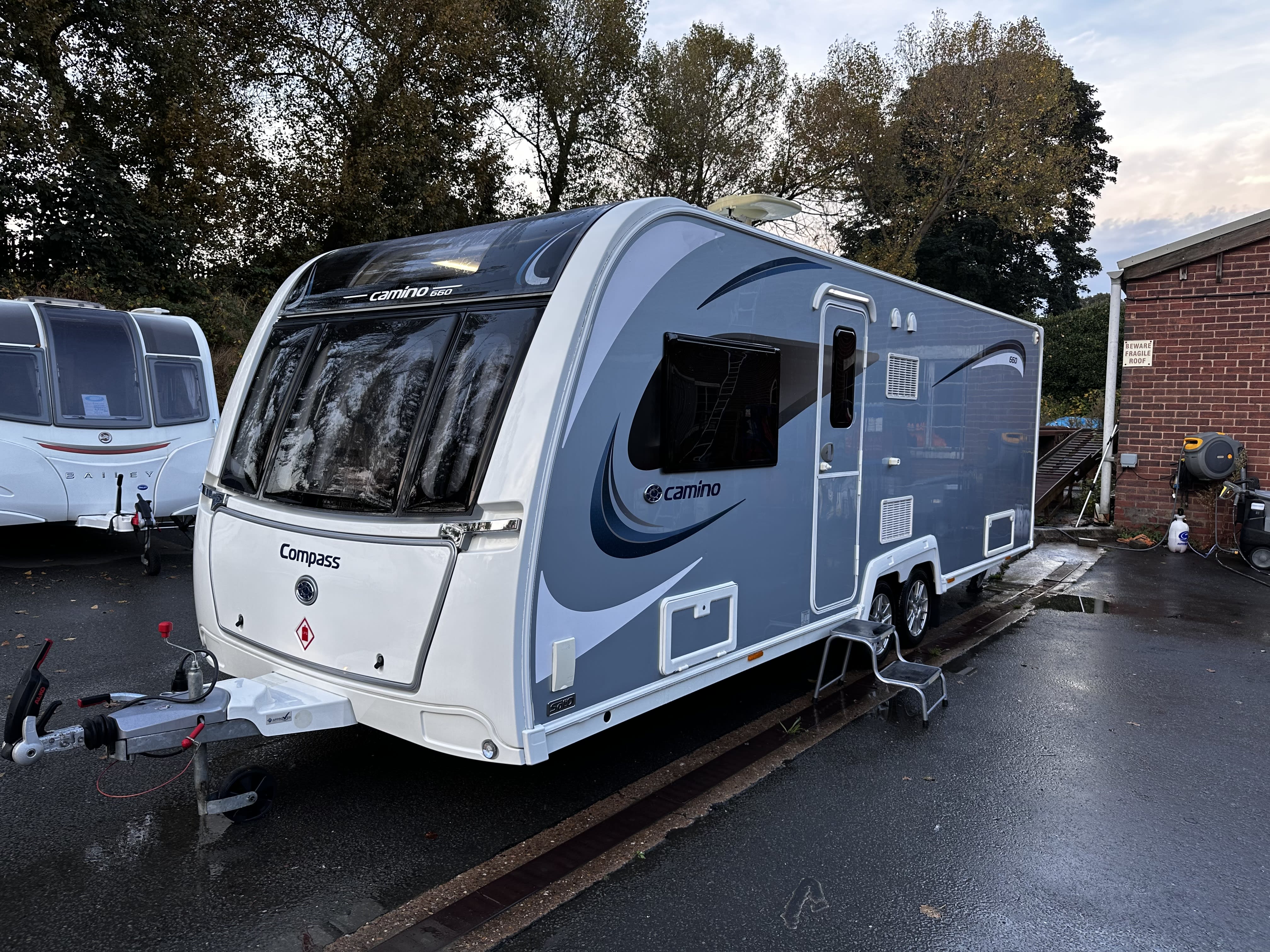 Elddis Compass Camino 660 2019 Island Rear Bed Middle Was...