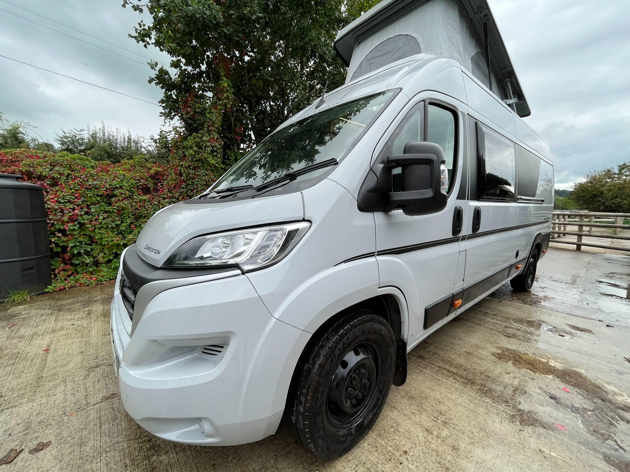 2022 Auto Trail Expedition 68 Grey