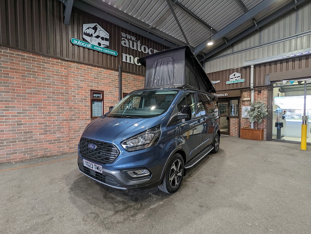 Ford Transit Custom Active 2023 Automatic Magnetic Blue B...
