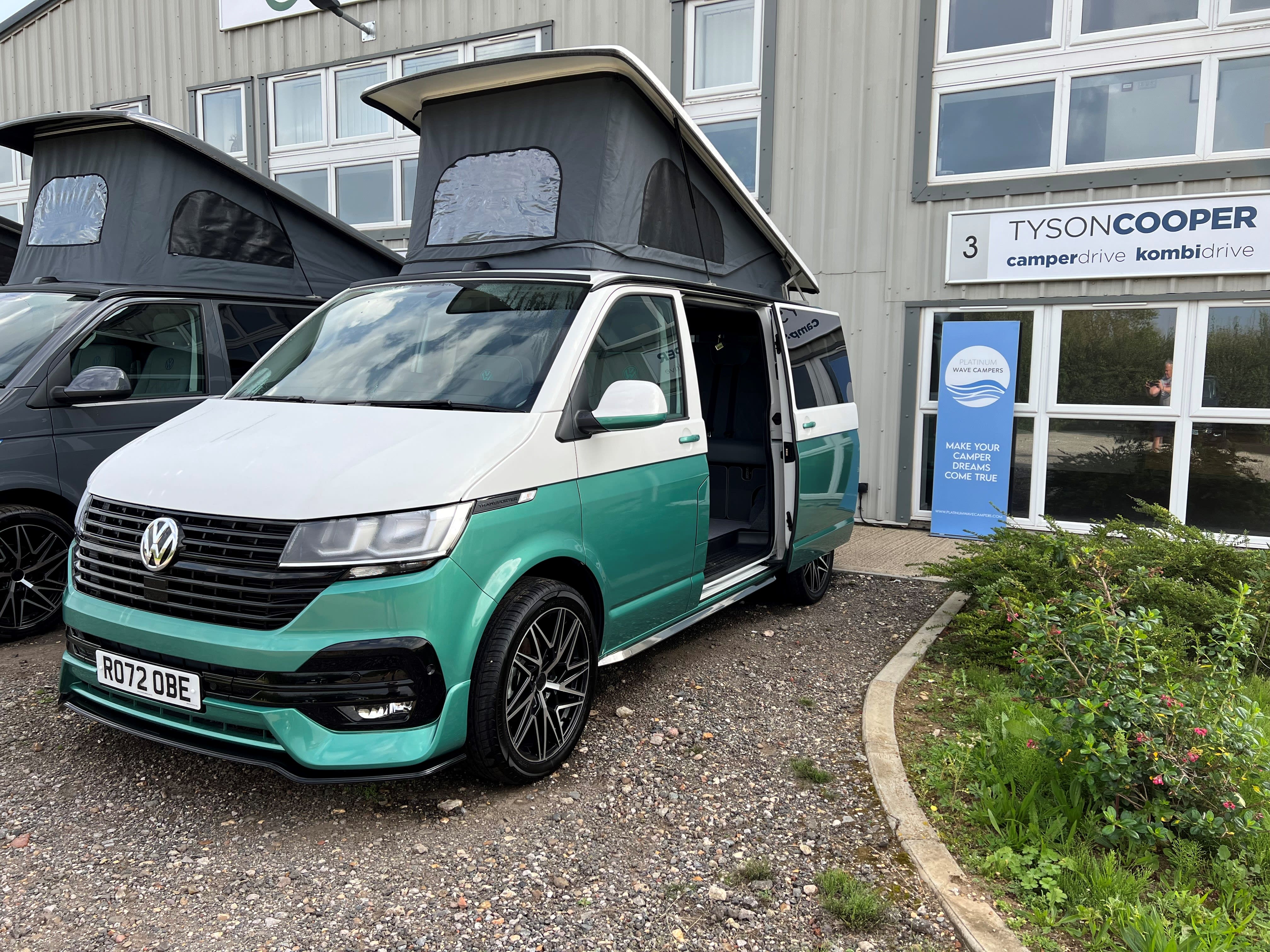2022 Volkswagen Transporter T6.1 SWB Highline 150PS DSG Camper Van Platinum Wave