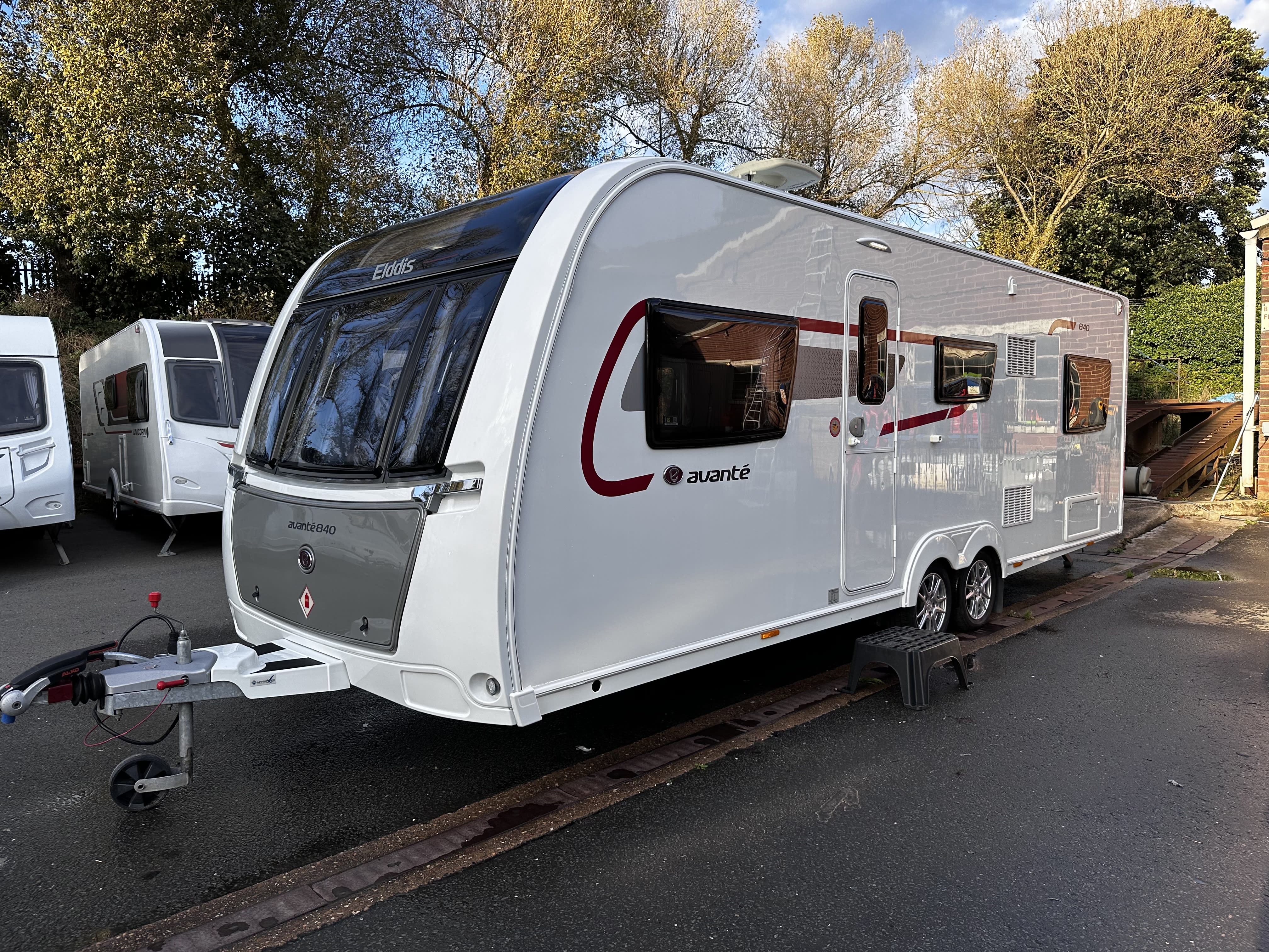Elddis Avante 840 2018 Twin Axle 8ft Wide 6 Berth Fixed Bed
