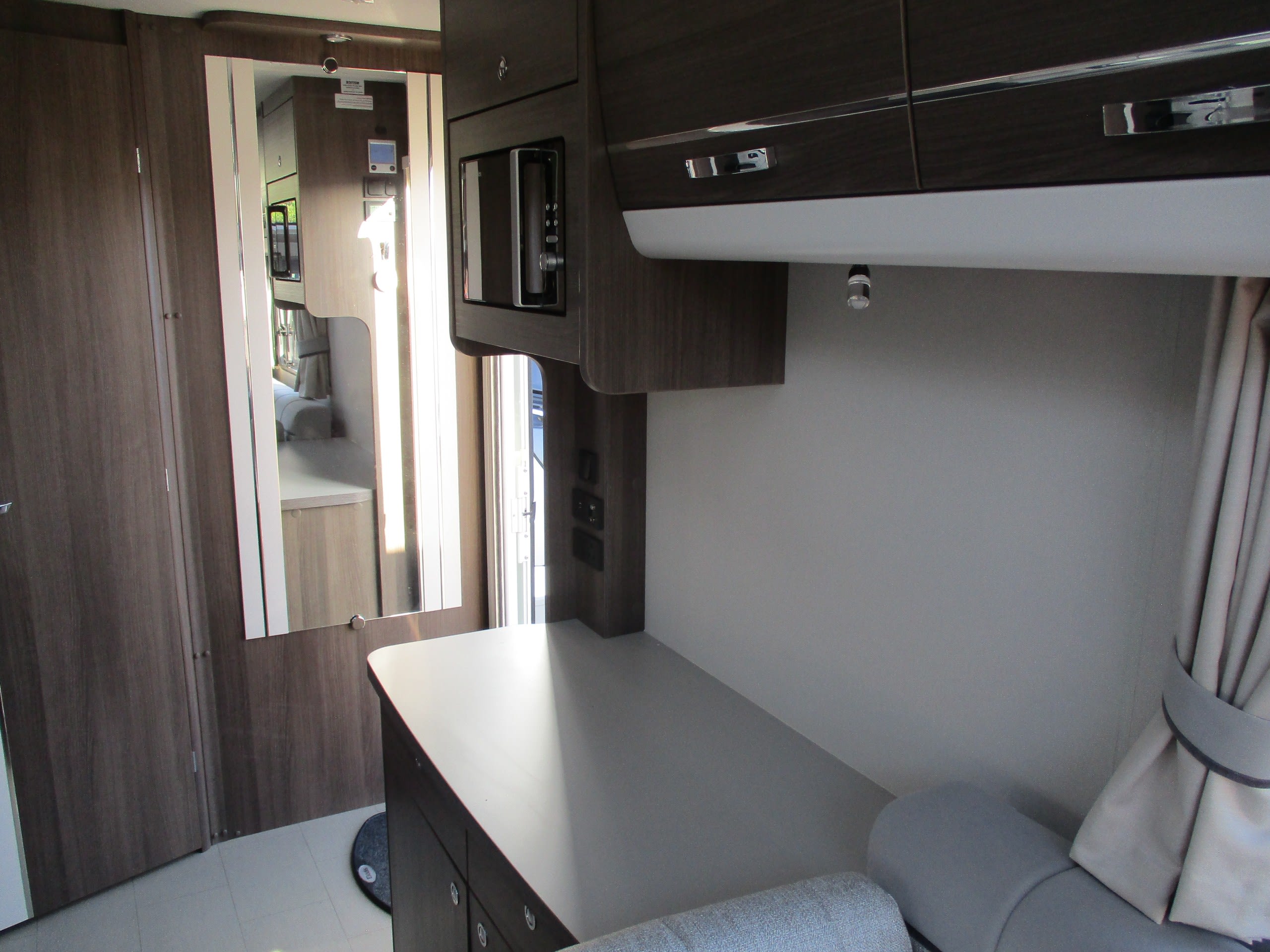 2021 Elddis Affinity White