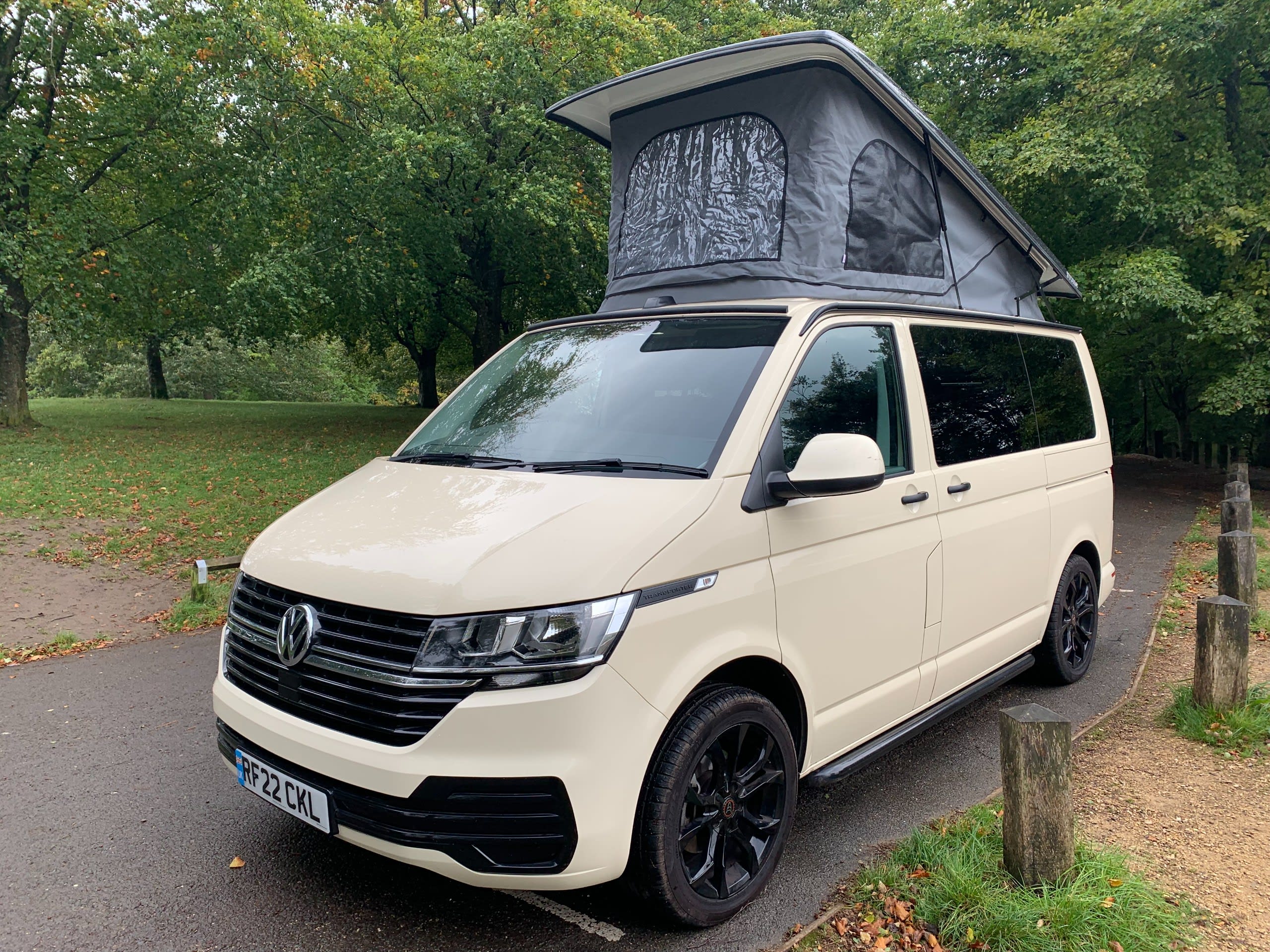 2022 Volkswagen Transporter T28 Cream