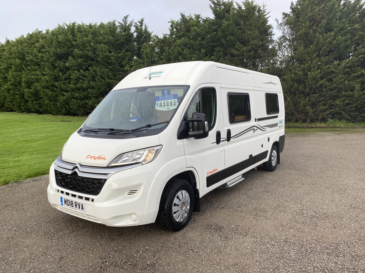 2018 Devon Aztec White