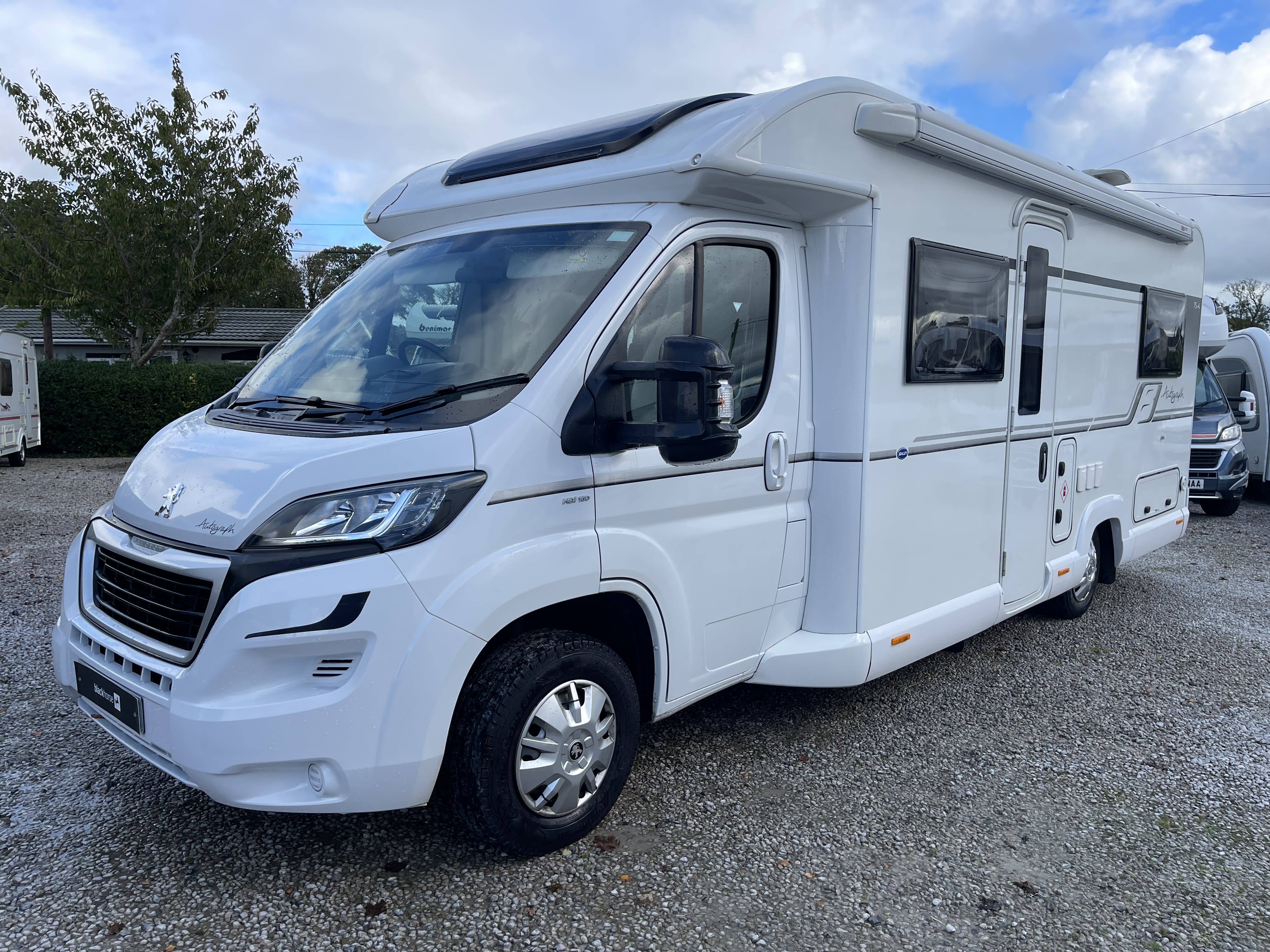 Bailey Autograph 75-4 Flagship Model - Fixed Bed