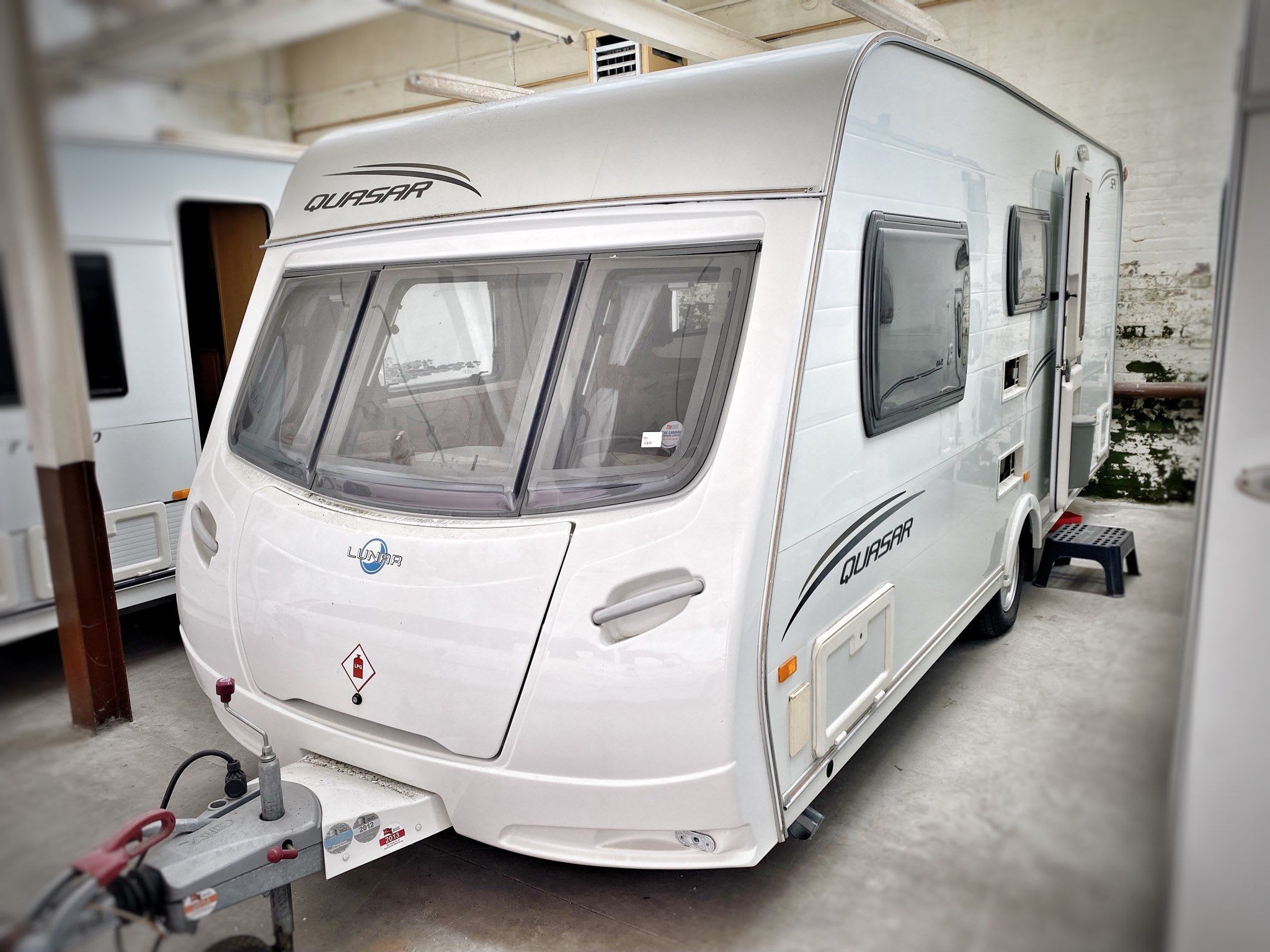 2010 Lunar Quasar 524 4 Berth Touring Caravan