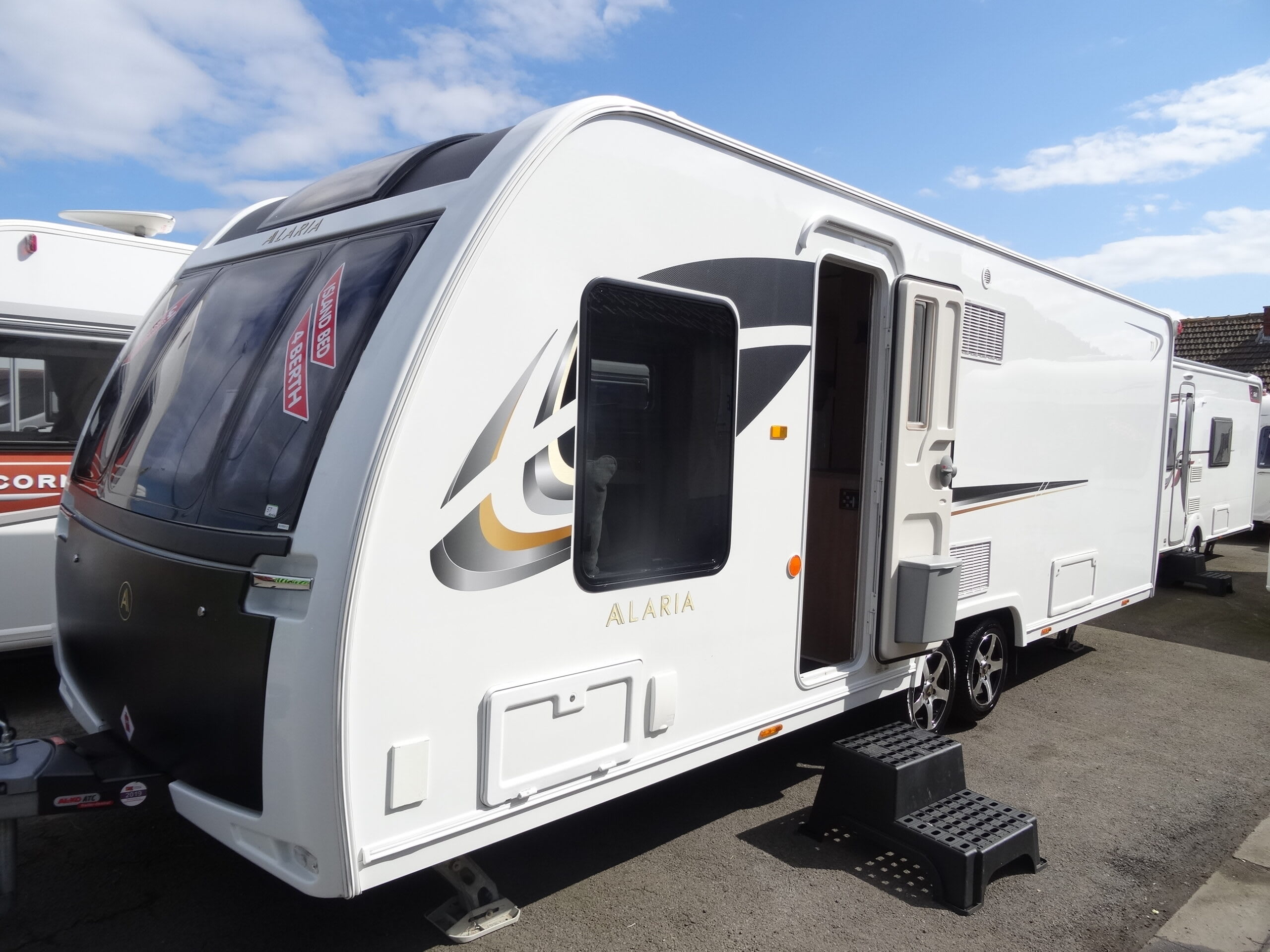 Lunar Alaria Ti