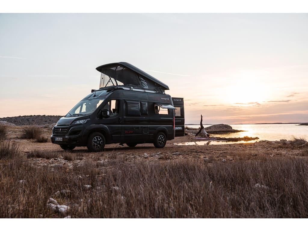 New 2023 Sunlight Cliff 640 Rt