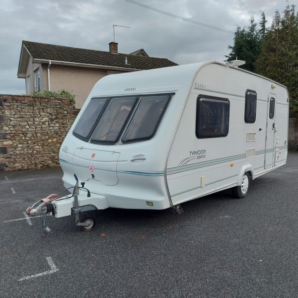 Elddis Typhoon Ex2000