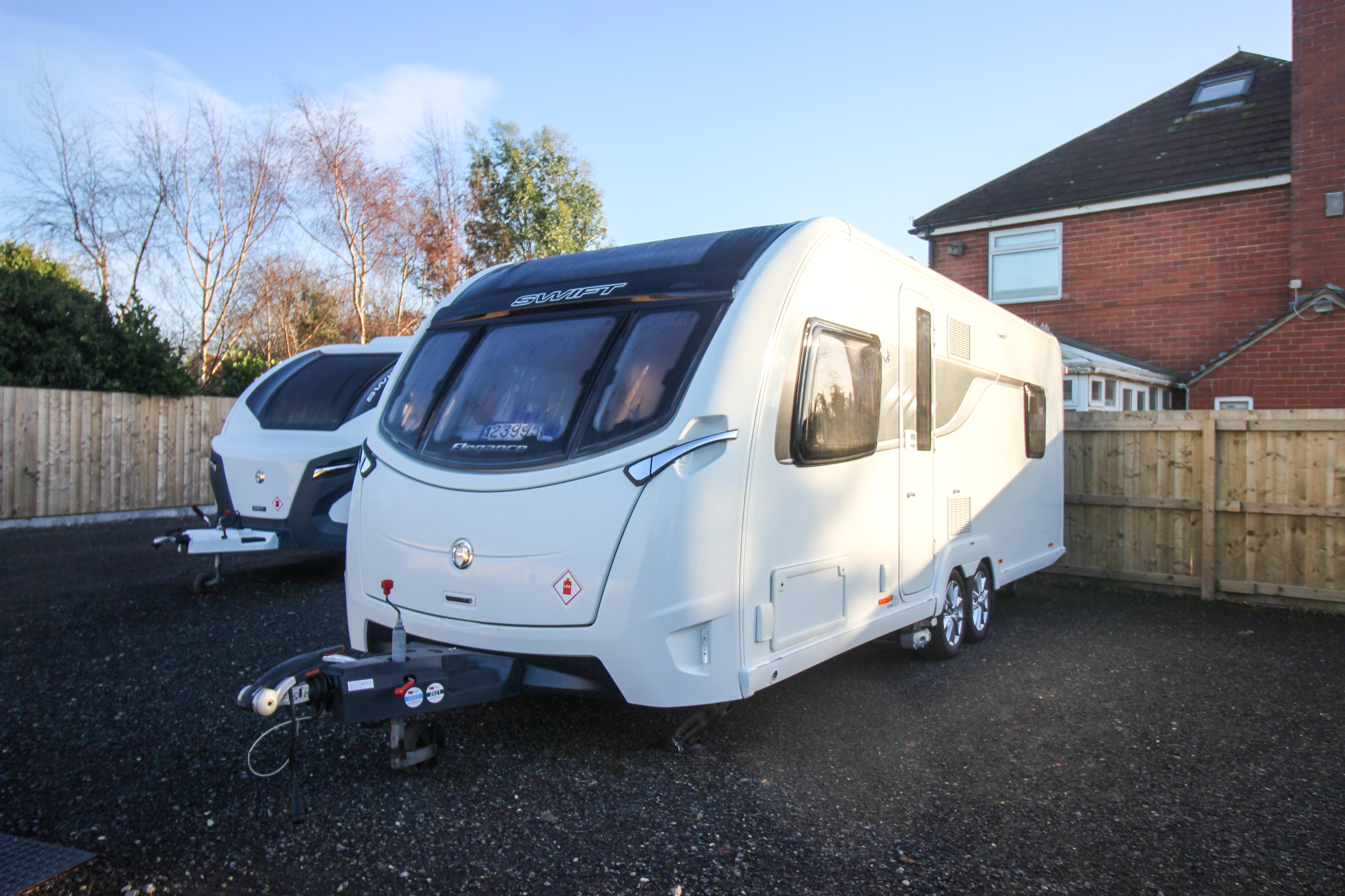 2018 Swift Elegance 650 Twin Axle Centre Washroom End Isl...