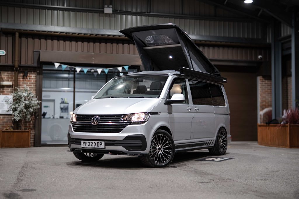 Volkswagen Vw T6.1 Transporter Reflex Silver New 2022 Cam...