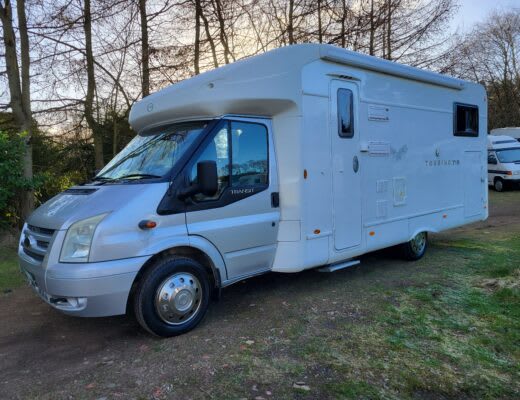 Used Geist Touring 718g Large Garage Motorhome
