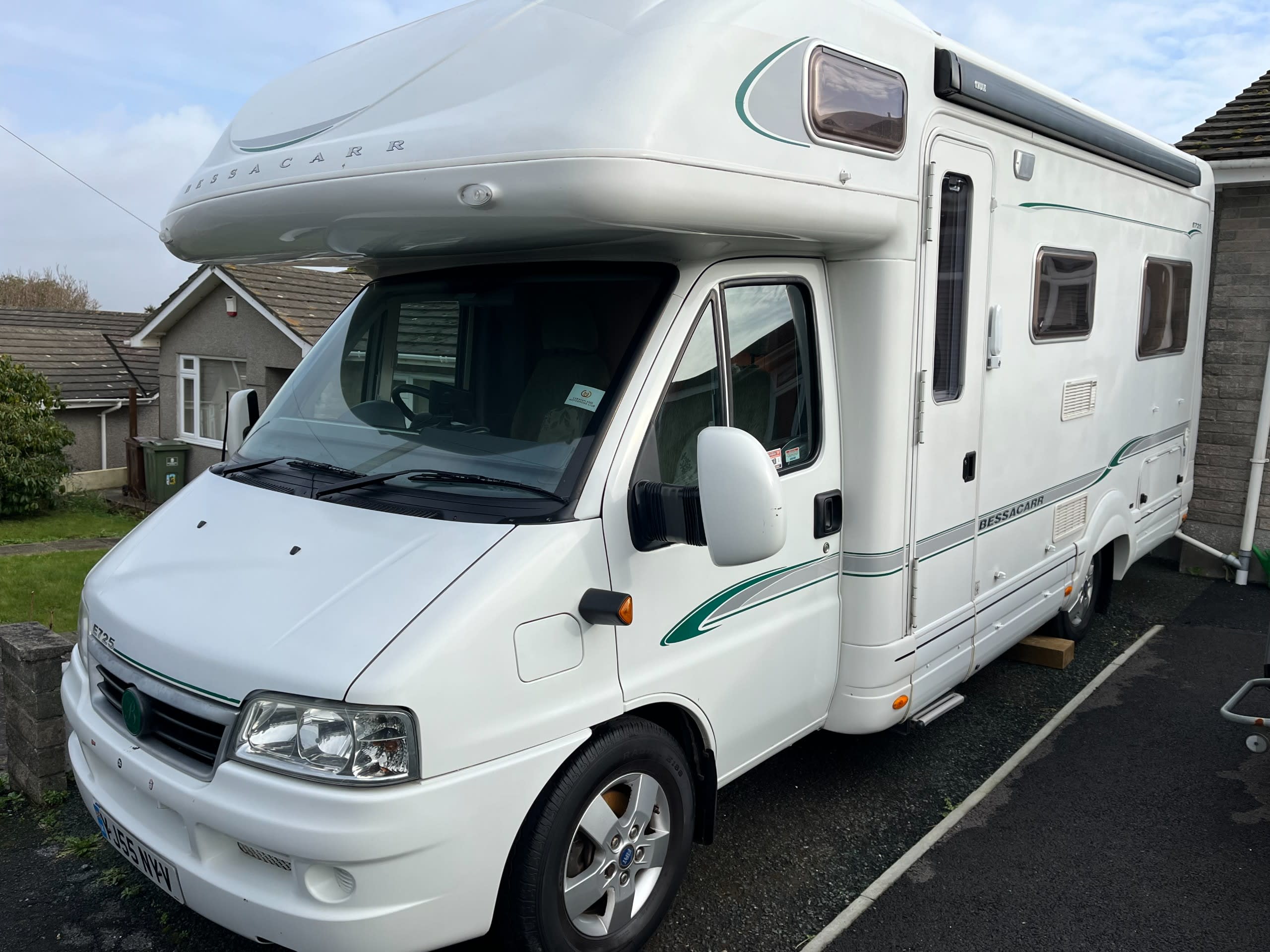 2006 Bessacarr E725 White