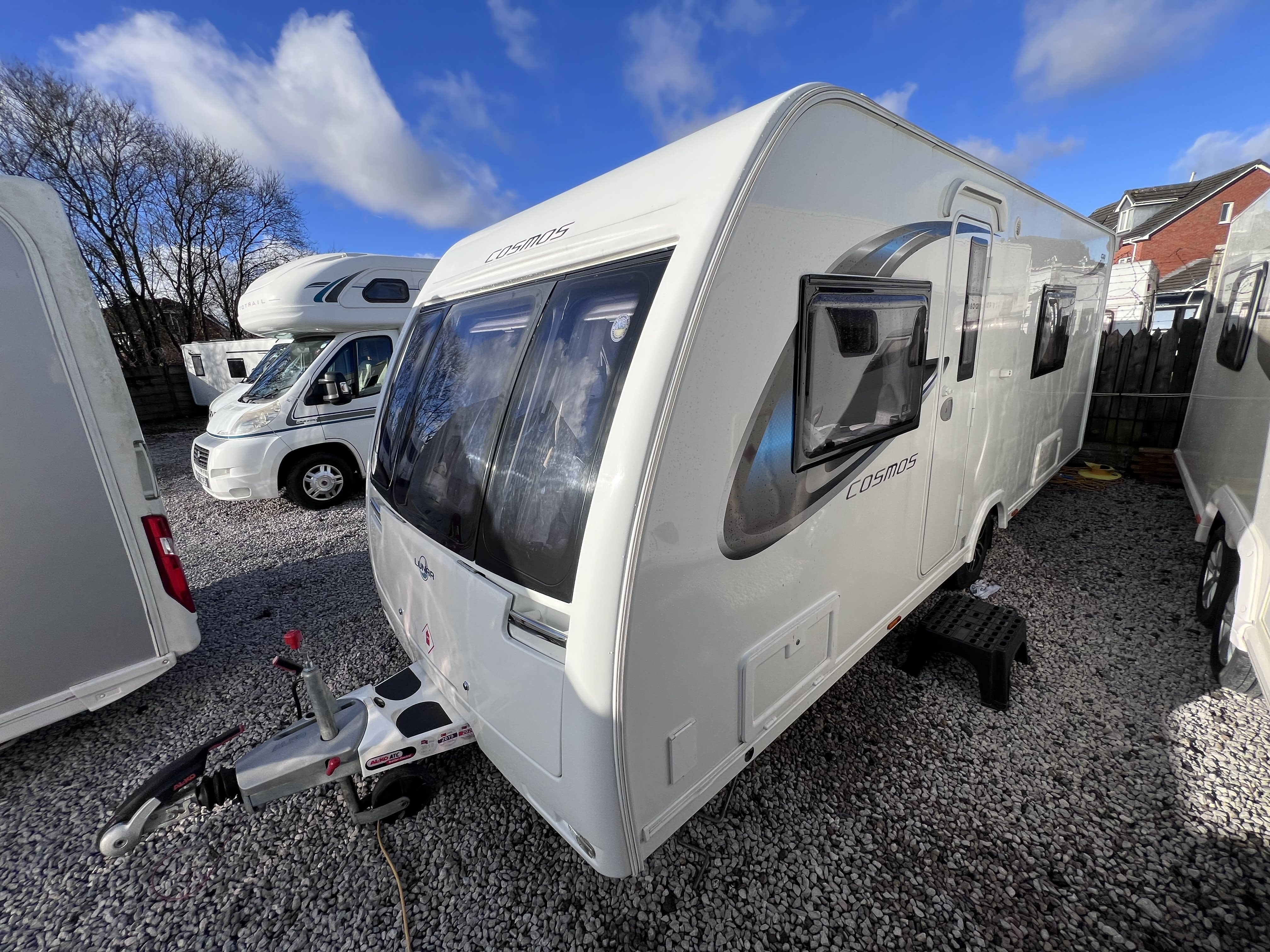 2017 Lunar Cosmos 544 4 Berth Fixed Bed Rear Washroom