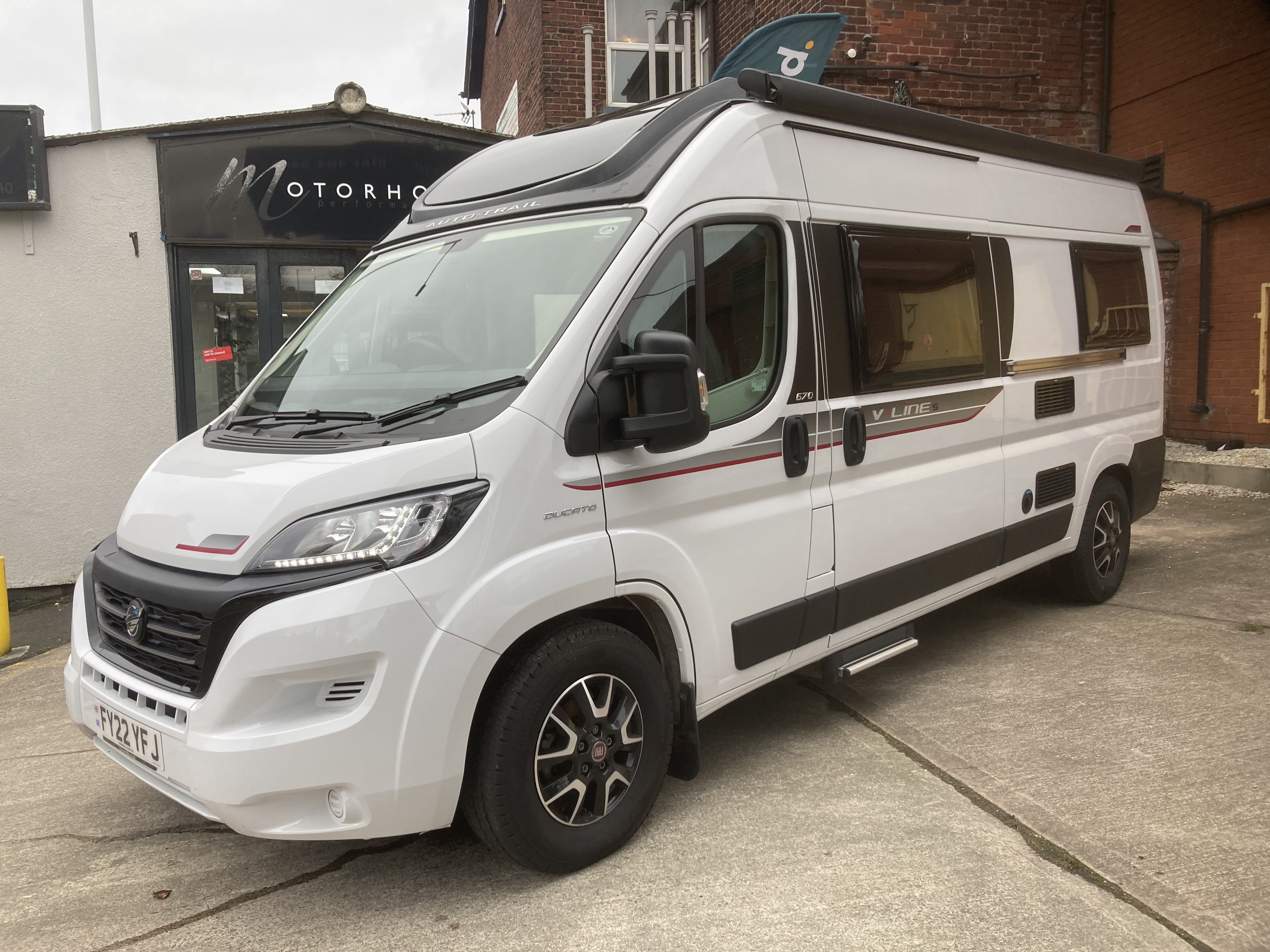 Autotrail V-line 670s Huge Spec!! Lux Pack