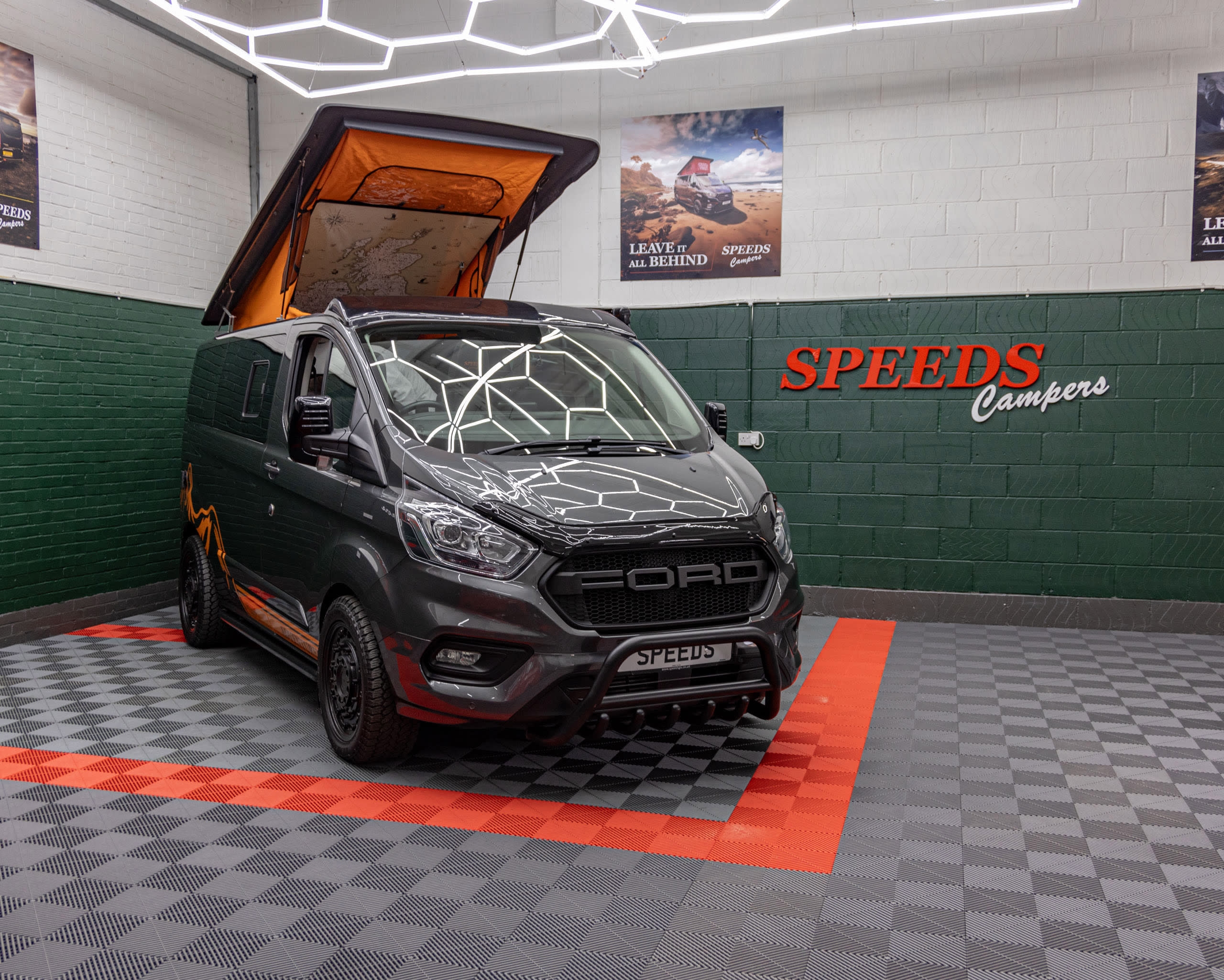 Ford Transit Custom Limited Speeds Adventurer Edition Cam...