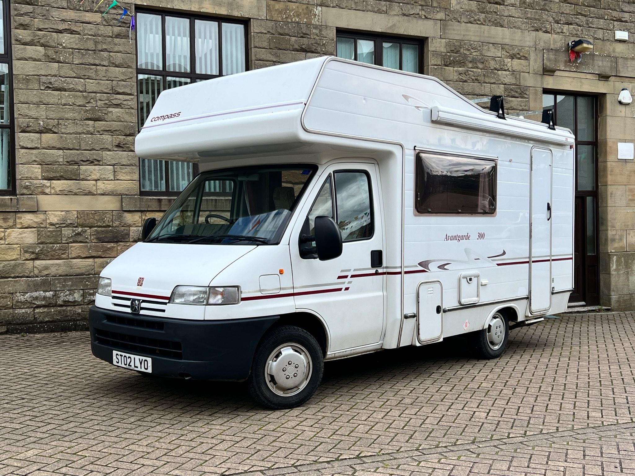 2002 Compass Avantgarde 300