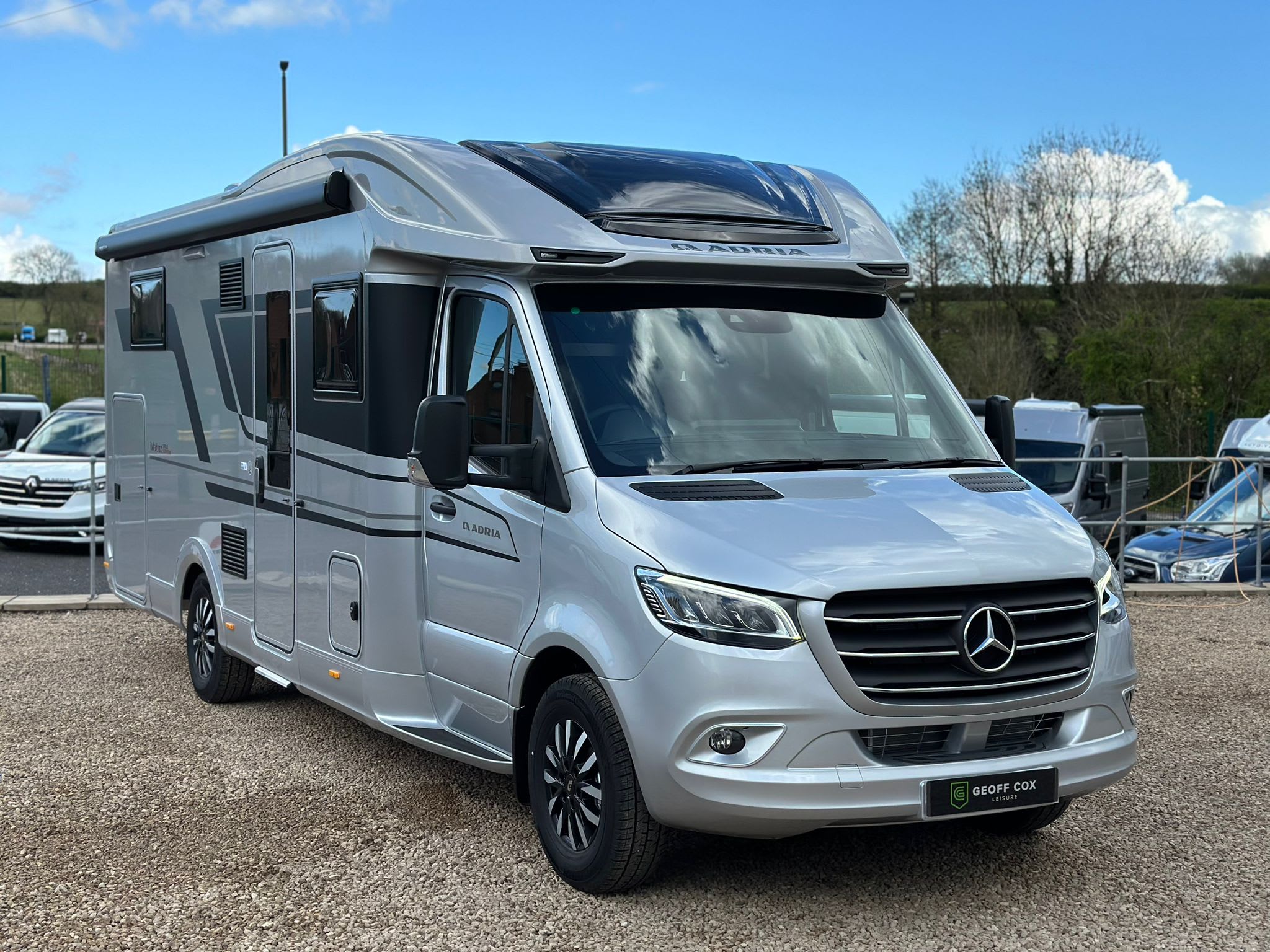 Adria Matrix Supreme Mercedes Benz 670 Dl