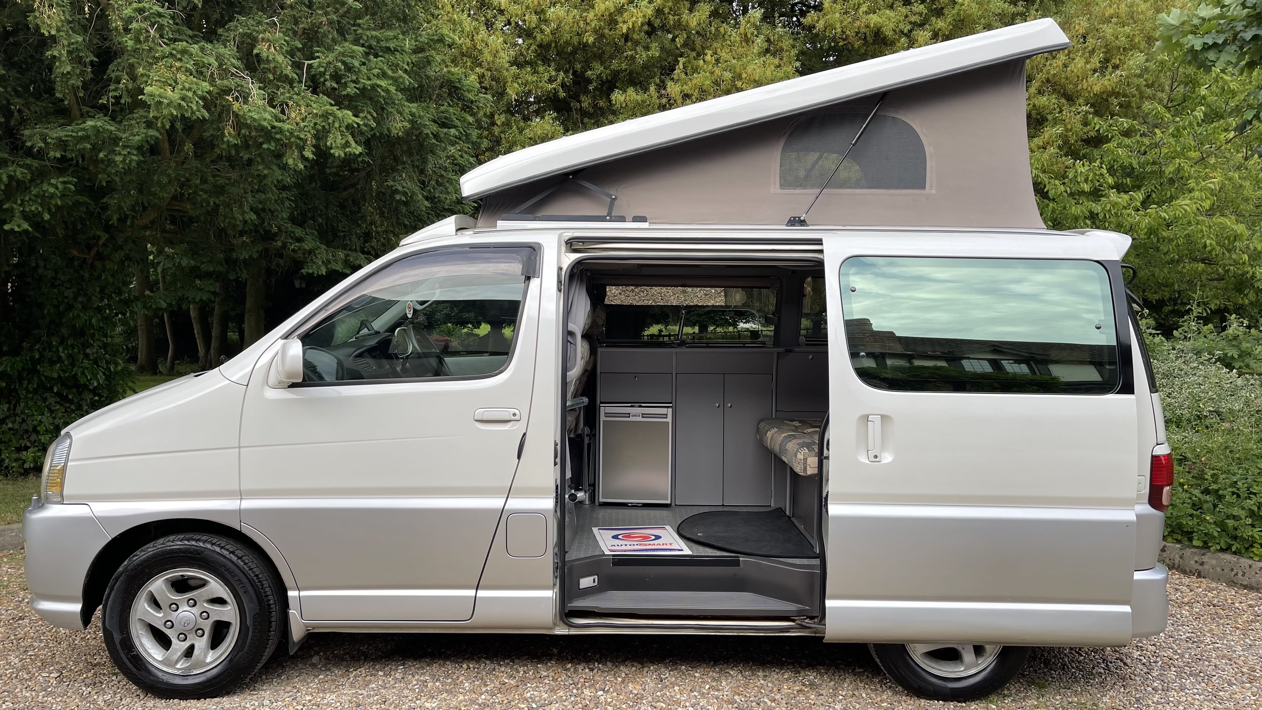 Toyota Regius Wellhouse Leisure Luxury Conversion Camper ...