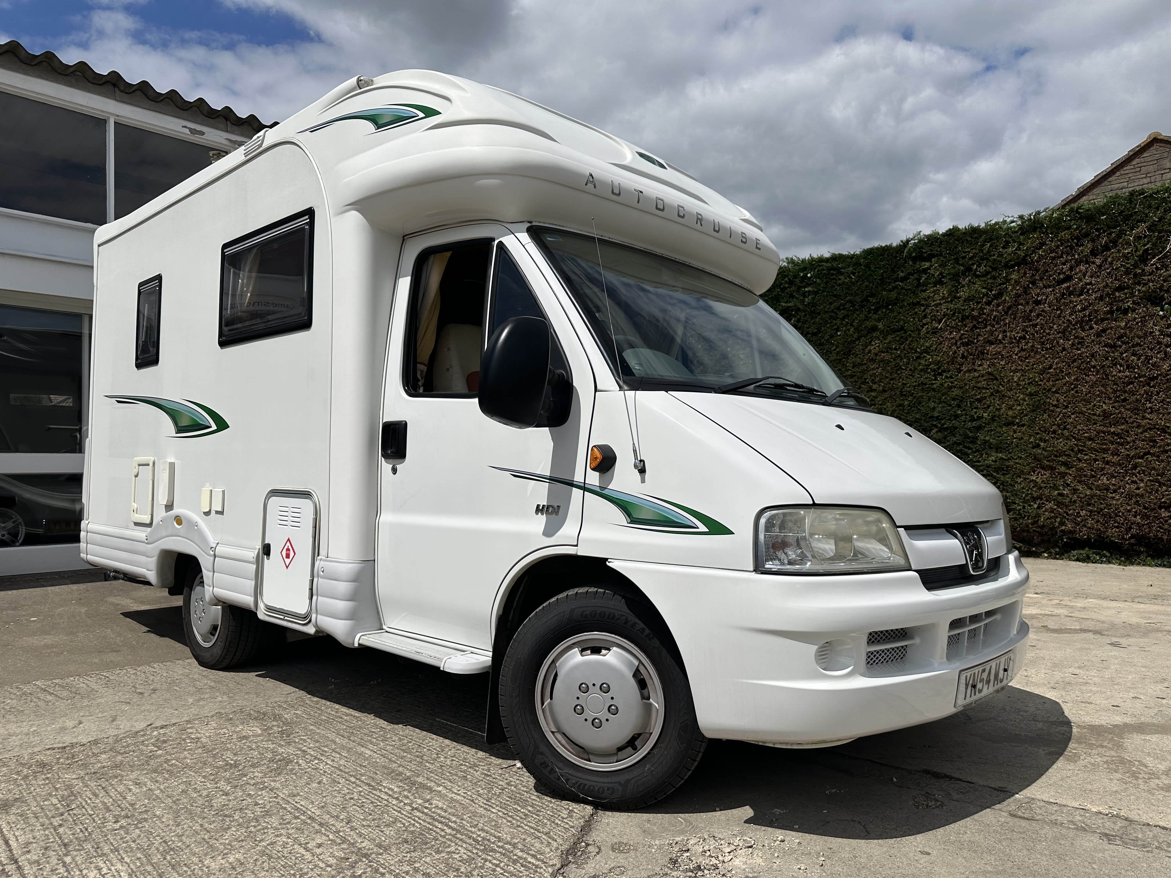 Peugeot Boxer Motor Caravan 330lx Swb Hdi