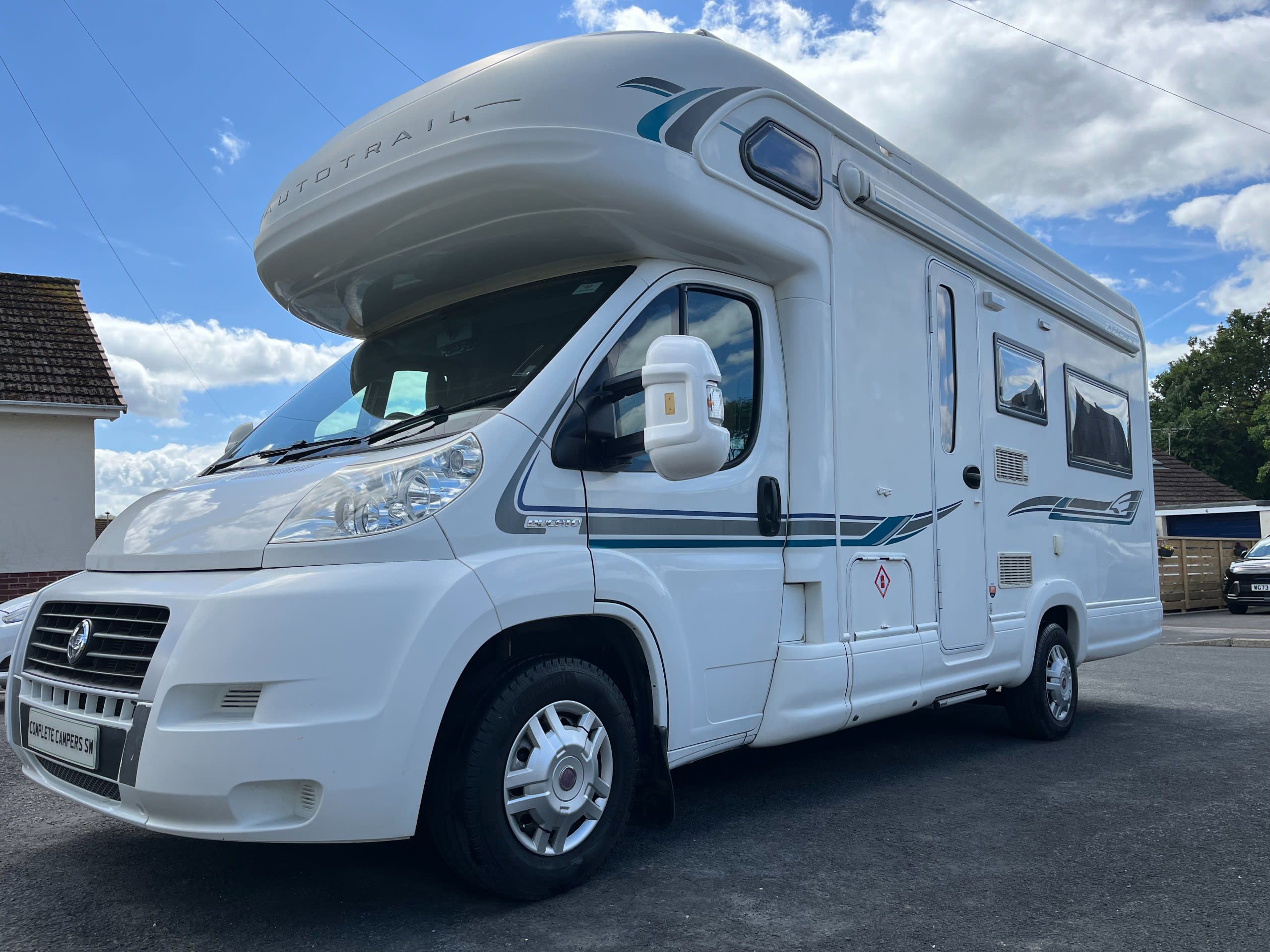 2009 Auto Trail Apache 634 White