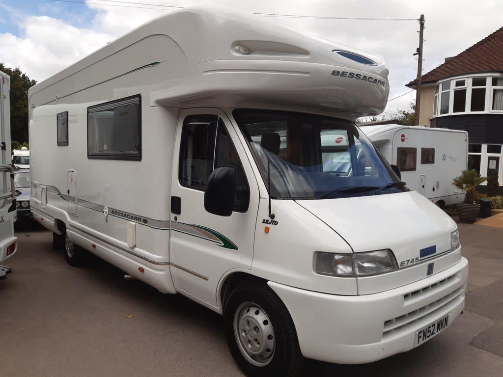 2002 Bessacarr E745 White