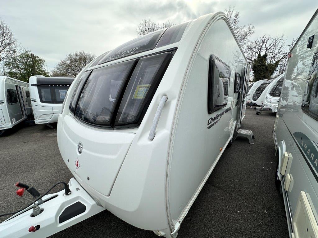 2014 Swift Challenger Sport 586 . . Single Axle 6 Berth ...