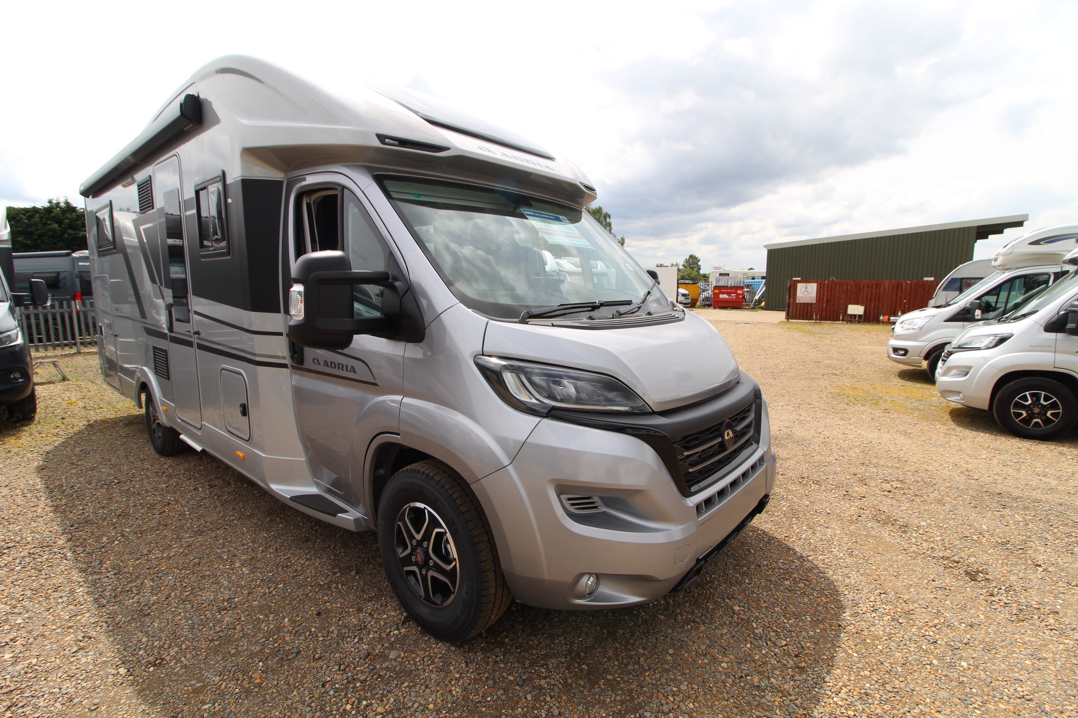 New Adria Coral Supreme 670 Dl - New (55439)