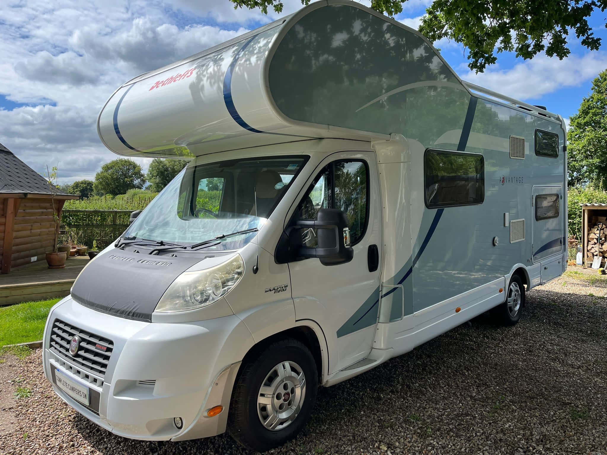 2008 Dethleffs Advantage White/blue