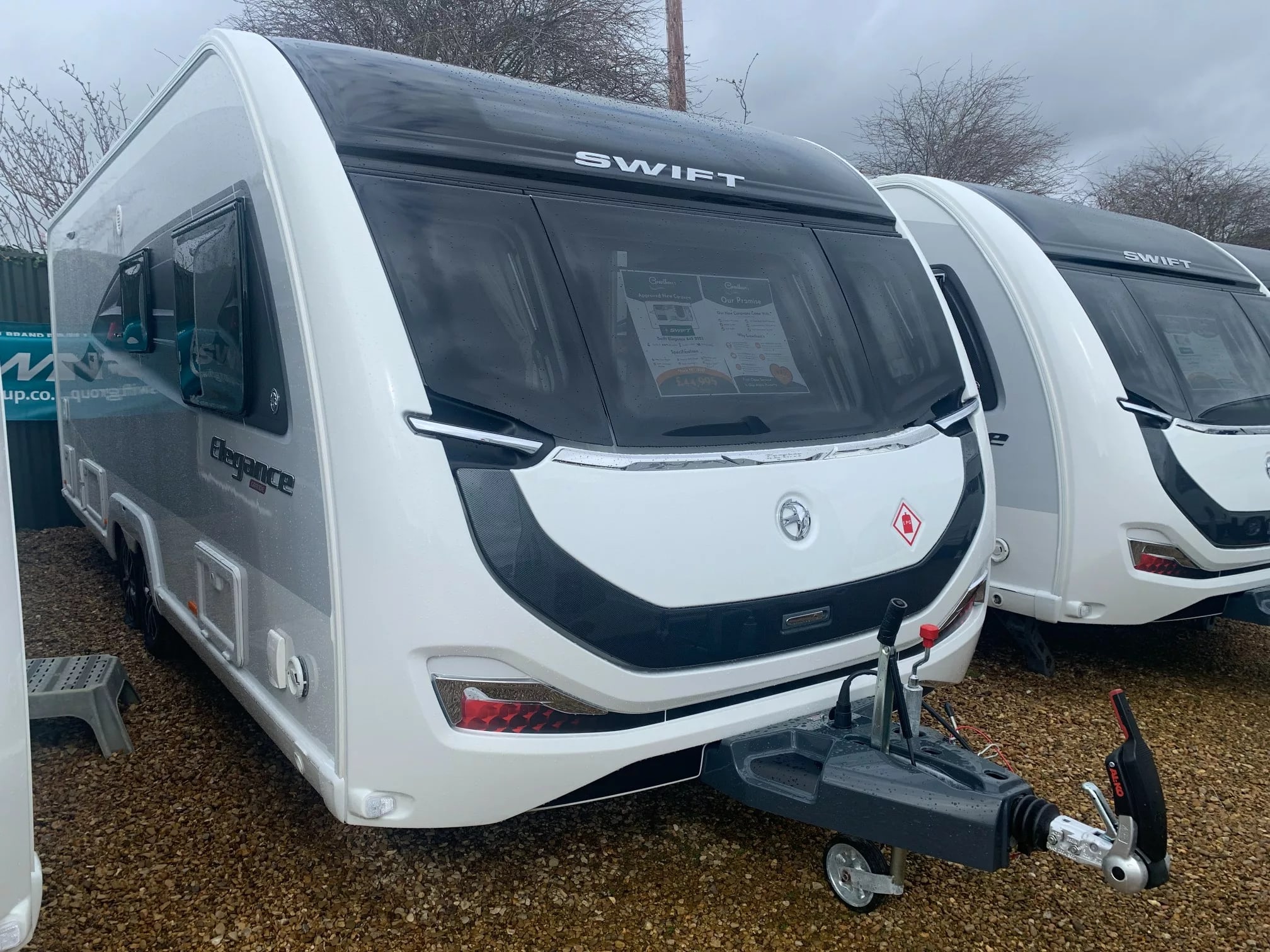 Swift Elegance Grande 845 (2023) – With E&p Self Levelling