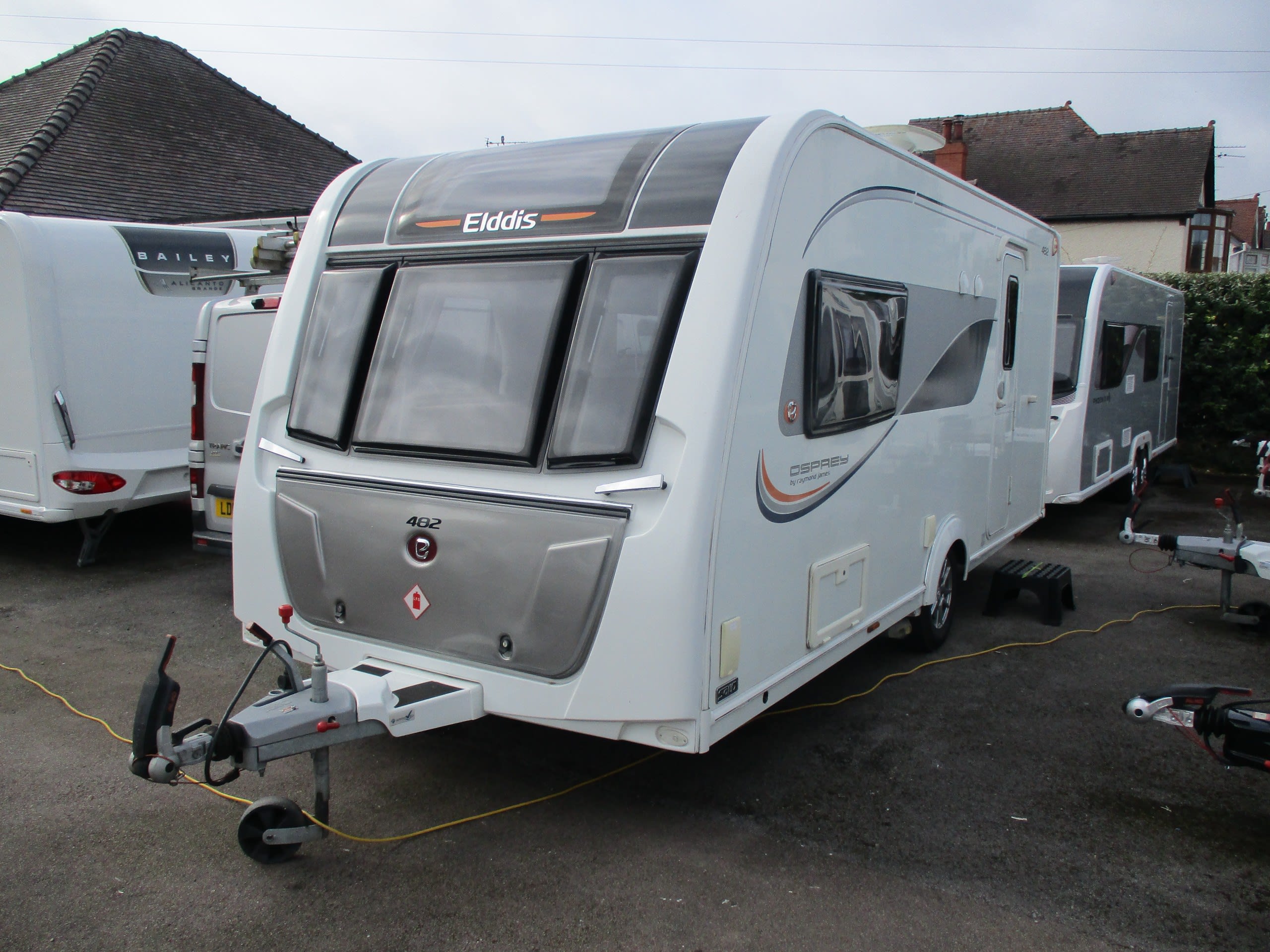 2016 Elddis Avante White