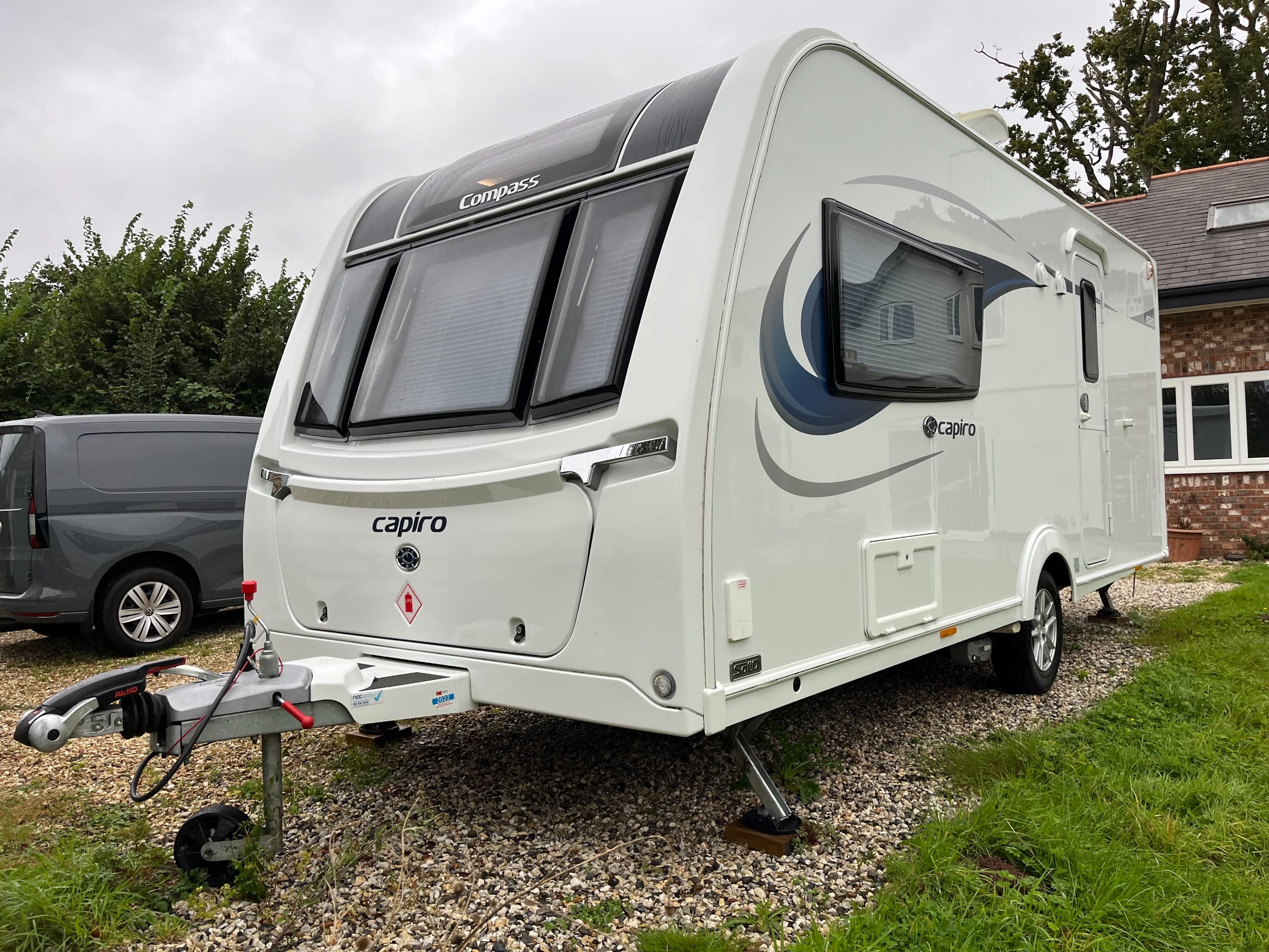 2021 Compass Capiro White