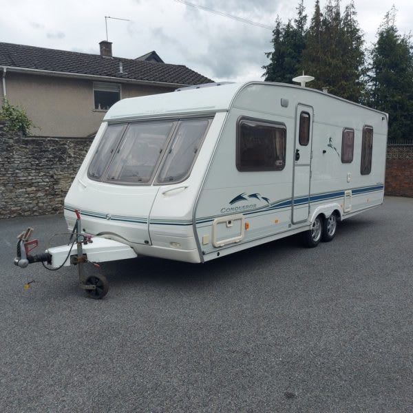 Swift Conqueror 645 Lux