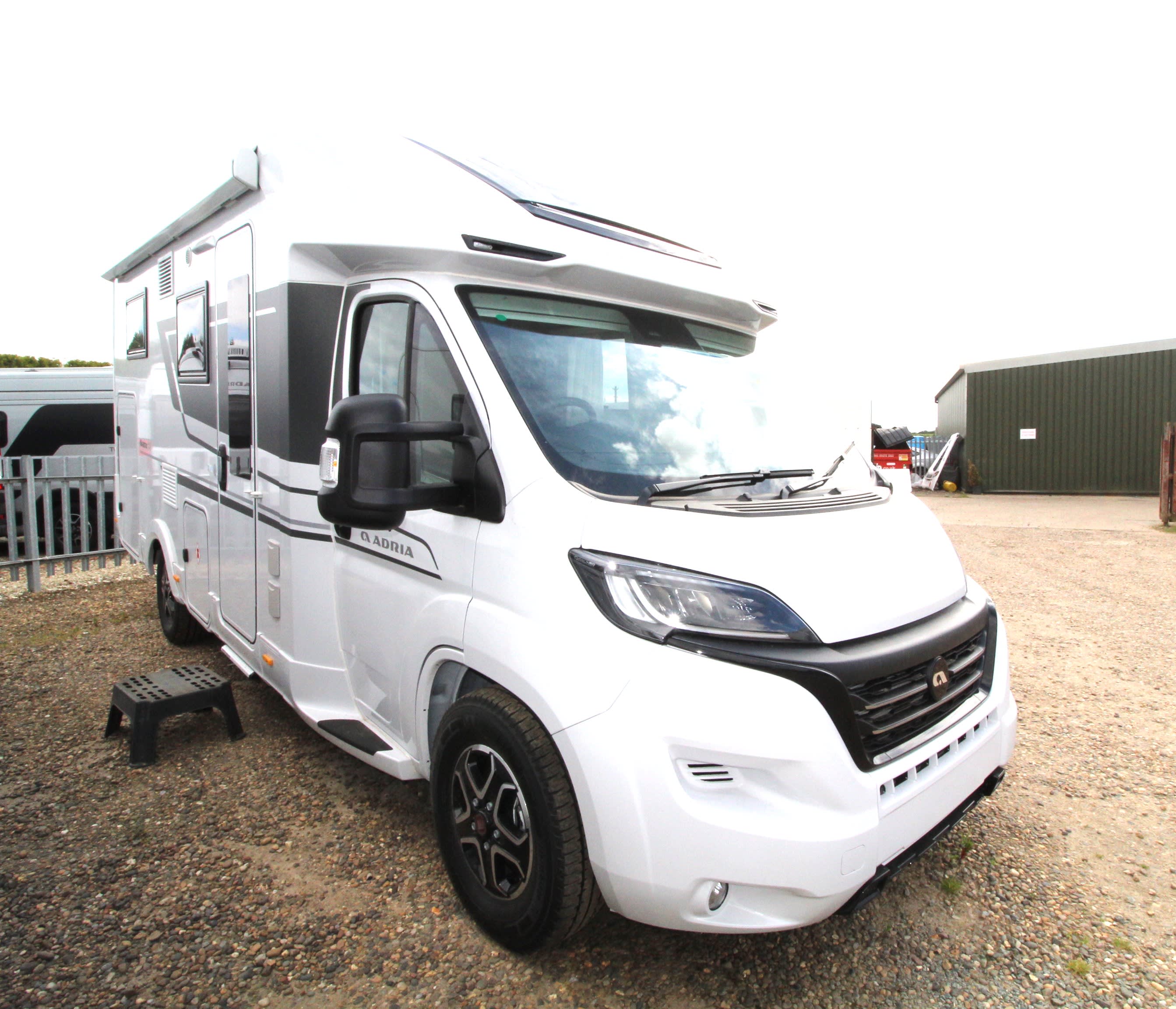 New Adria Matrix Axess 600 Sl - New (50165)