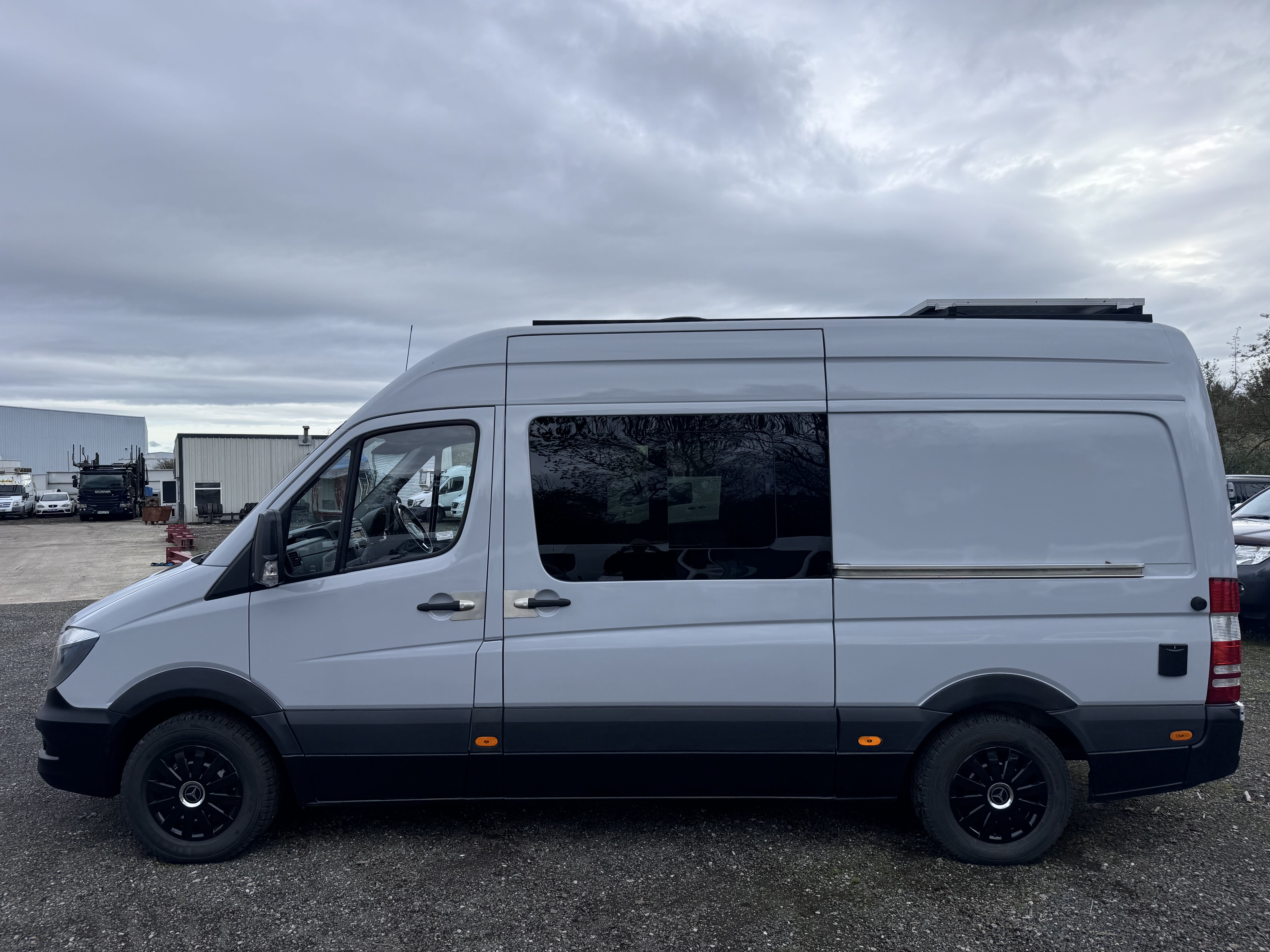 Mercedes Sprinter. Off Grid Campervan. Solar. Heater. Vic...
