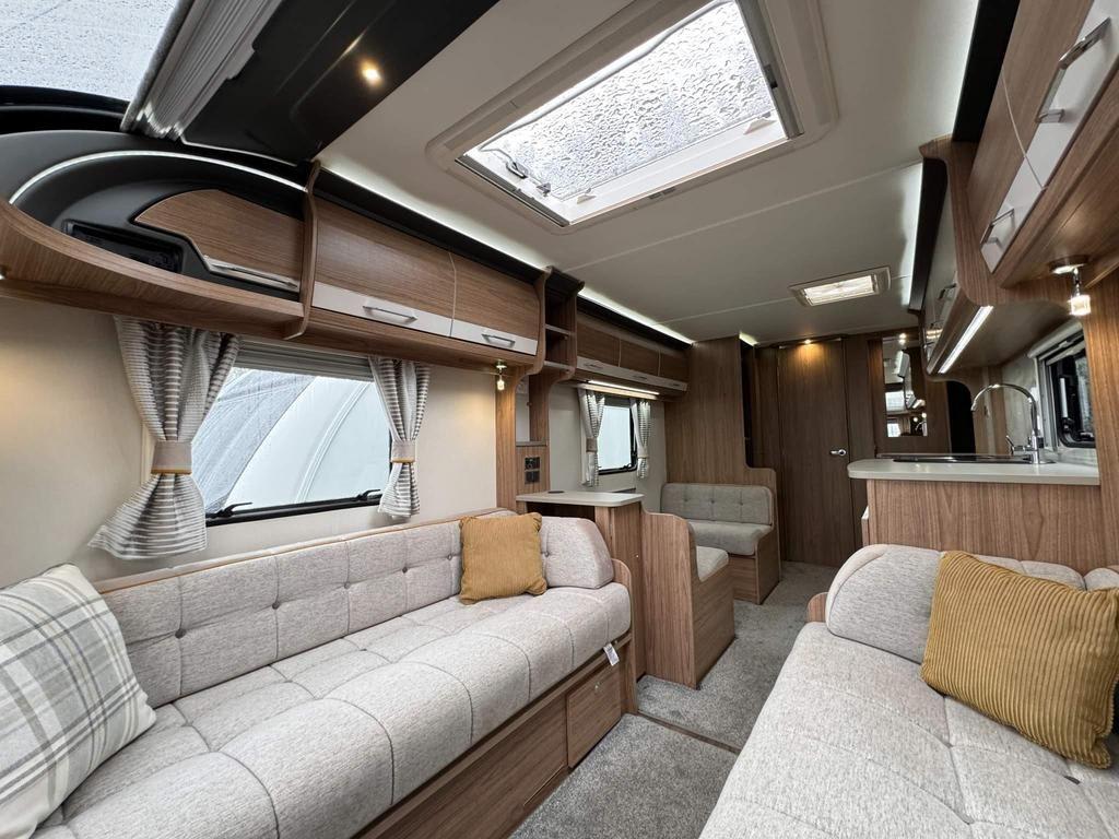 2018 Coachman Vip 620