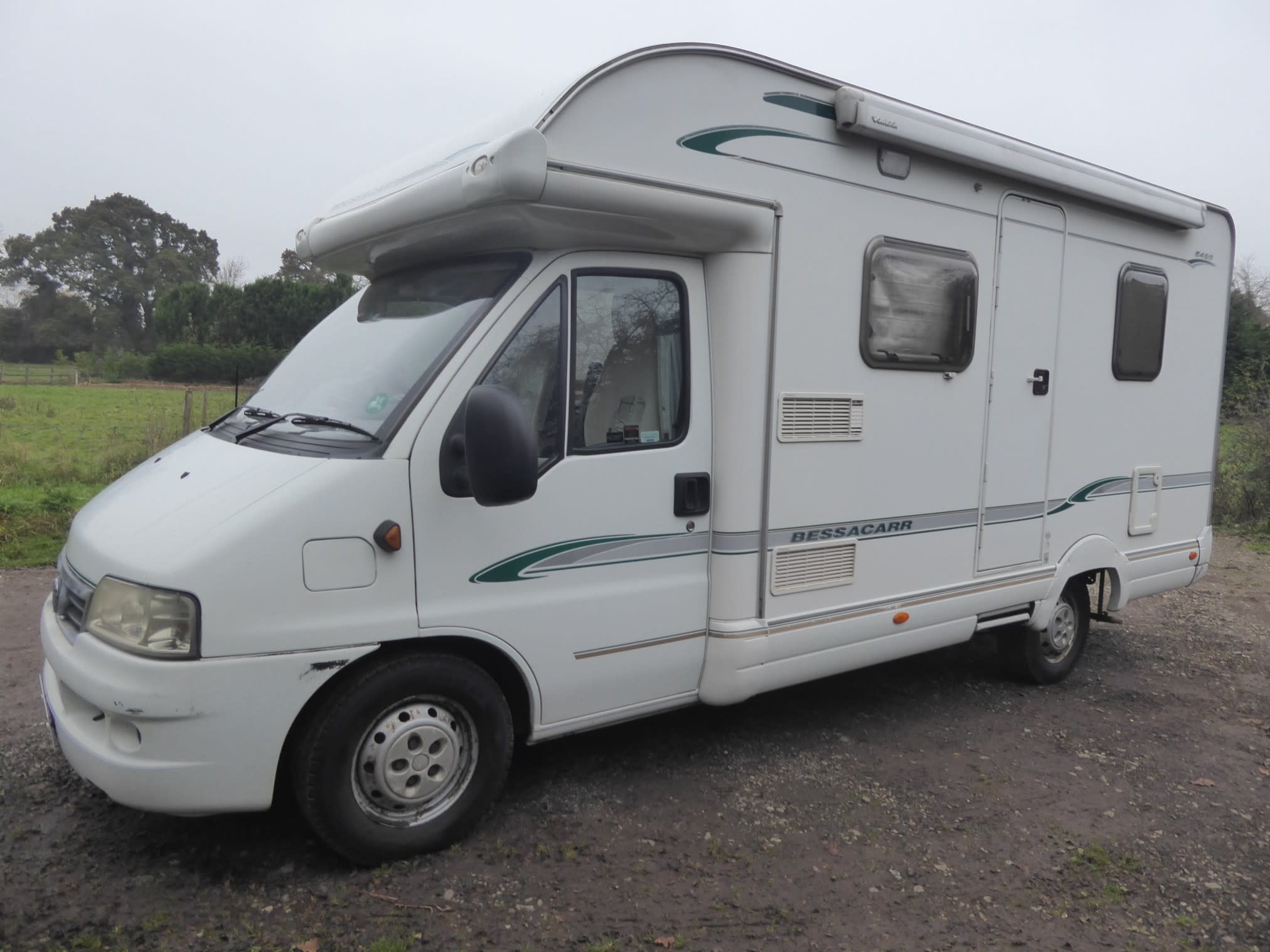 2005 Bessacarr E450 White