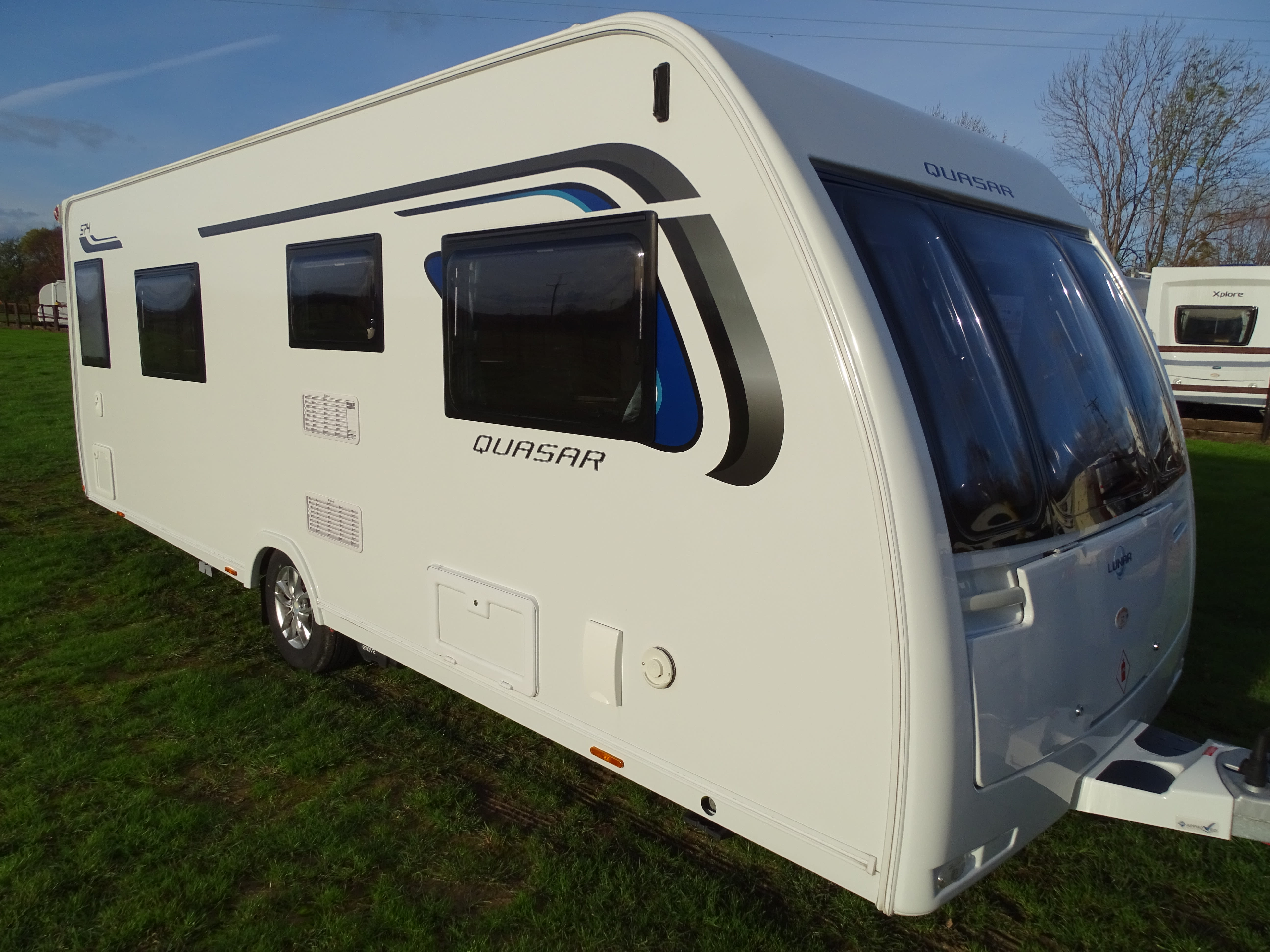 Lunar Quasar 574 2016 4 Berth Single Axle Touring Caravan...
