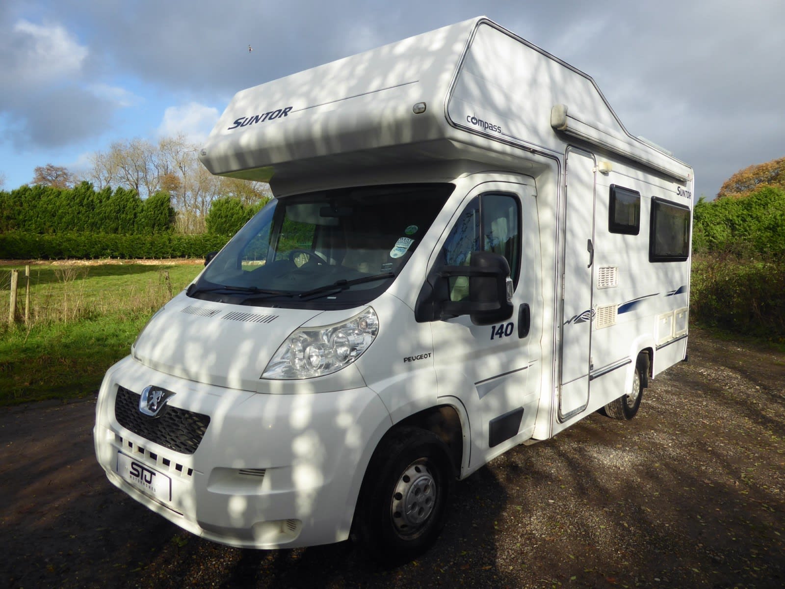 2007 Compass Suntor 140 White