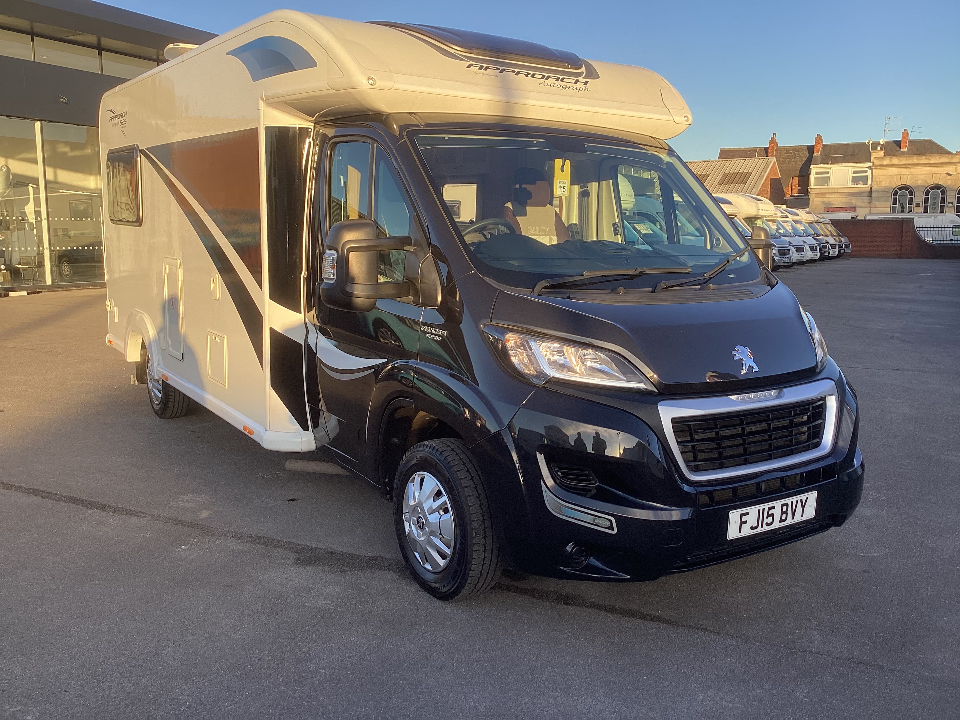 Bailey Autograph Approach 625 Lounge