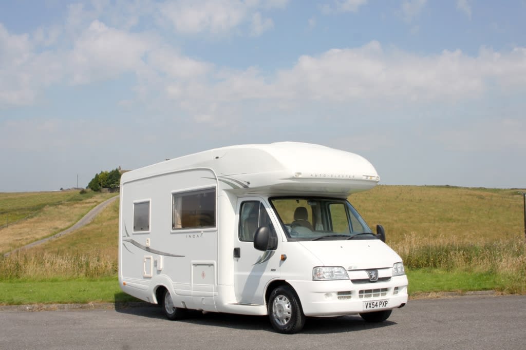Auto-sleepers Inca 5 Berth, Rear Kitchen Layout, One Owne...