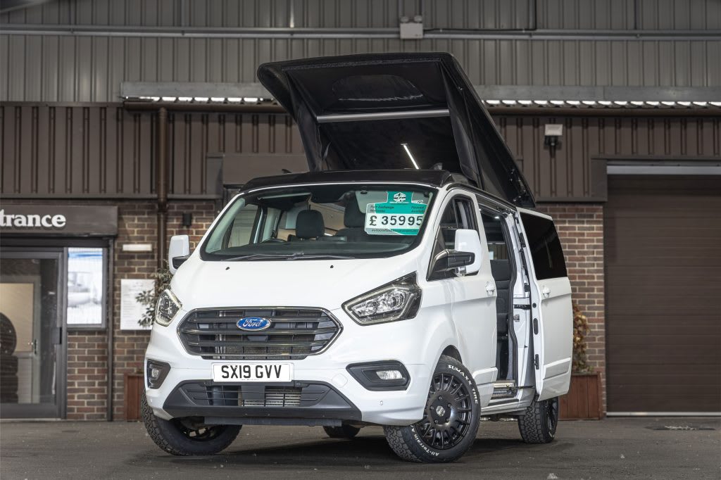 Ford Transit Custom Limited 2019 Long Wheel Base Camperva...