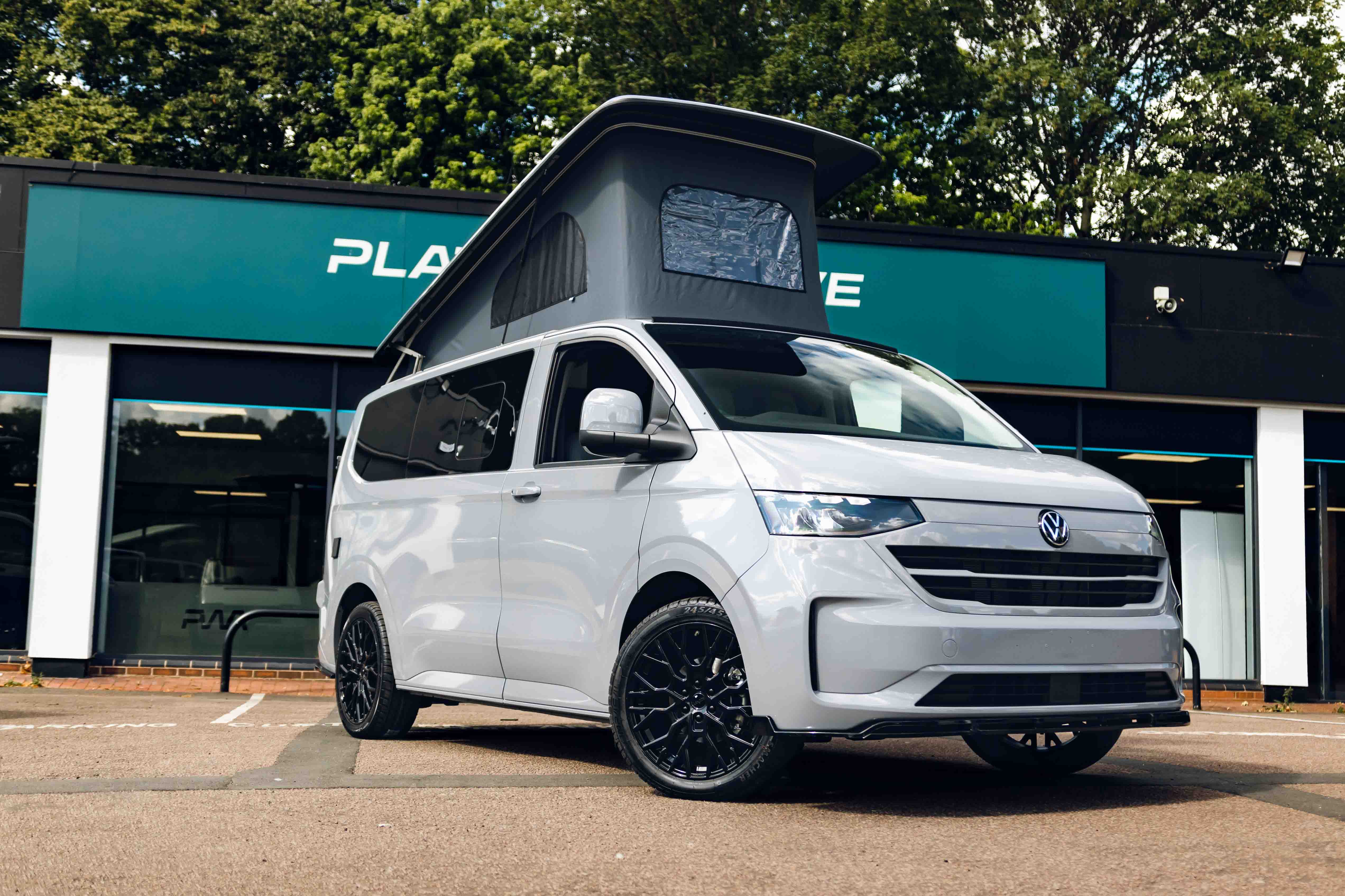 2025 / T7 / Swb / Pure Grey / Pwa 1334