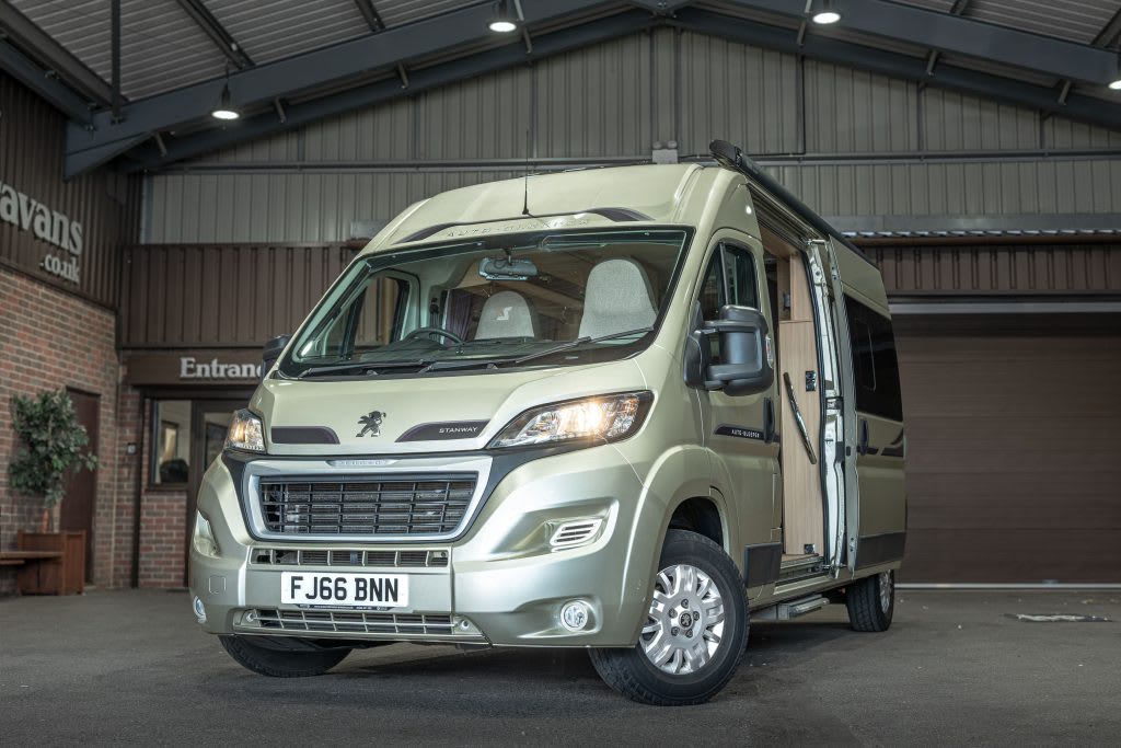 Auto-sleepers Peugeot Boxer Stanway 2016 Model 2 Berth Mo...